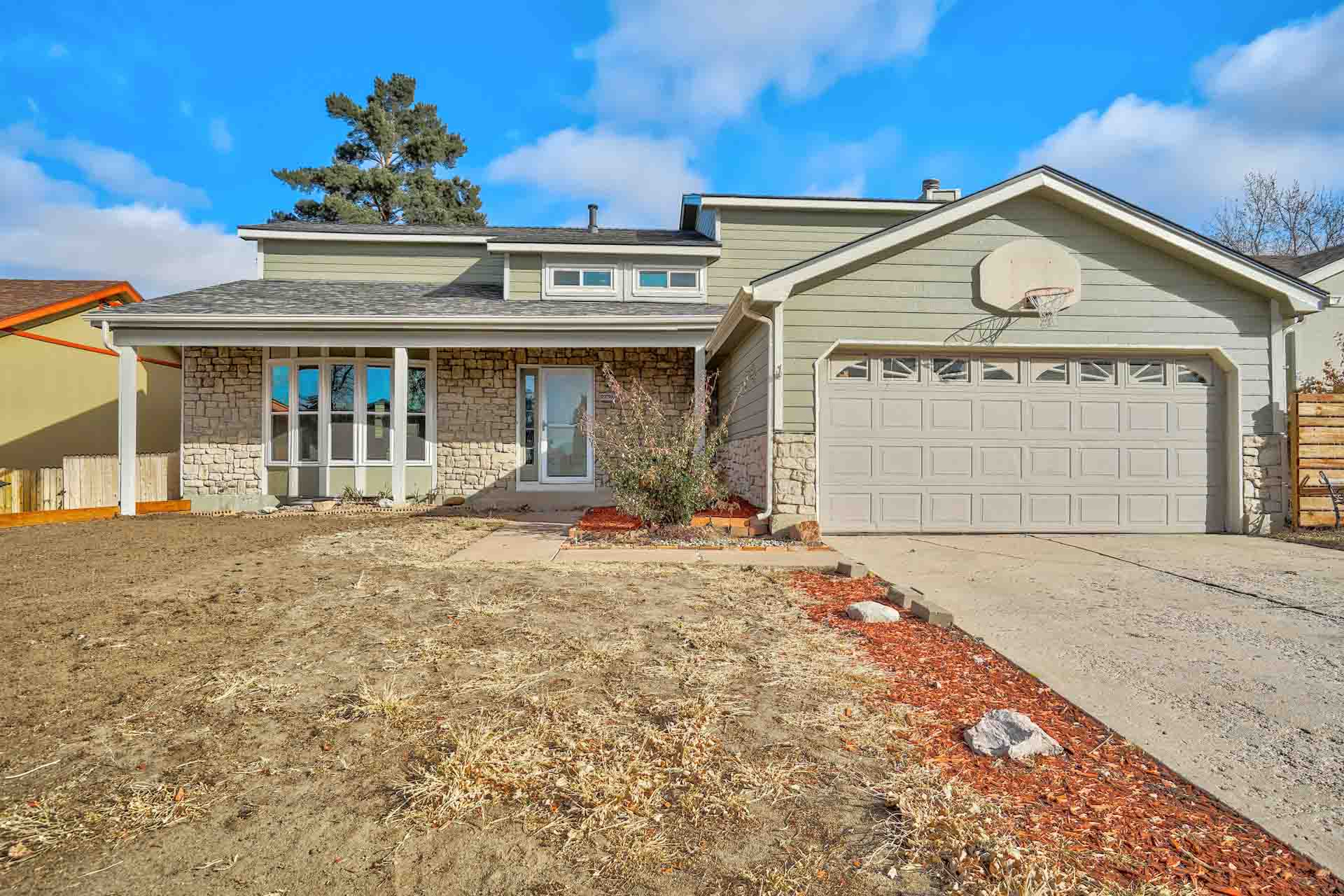 2730 Roundtop Dr (1) presented by Holly Quinn – FēD