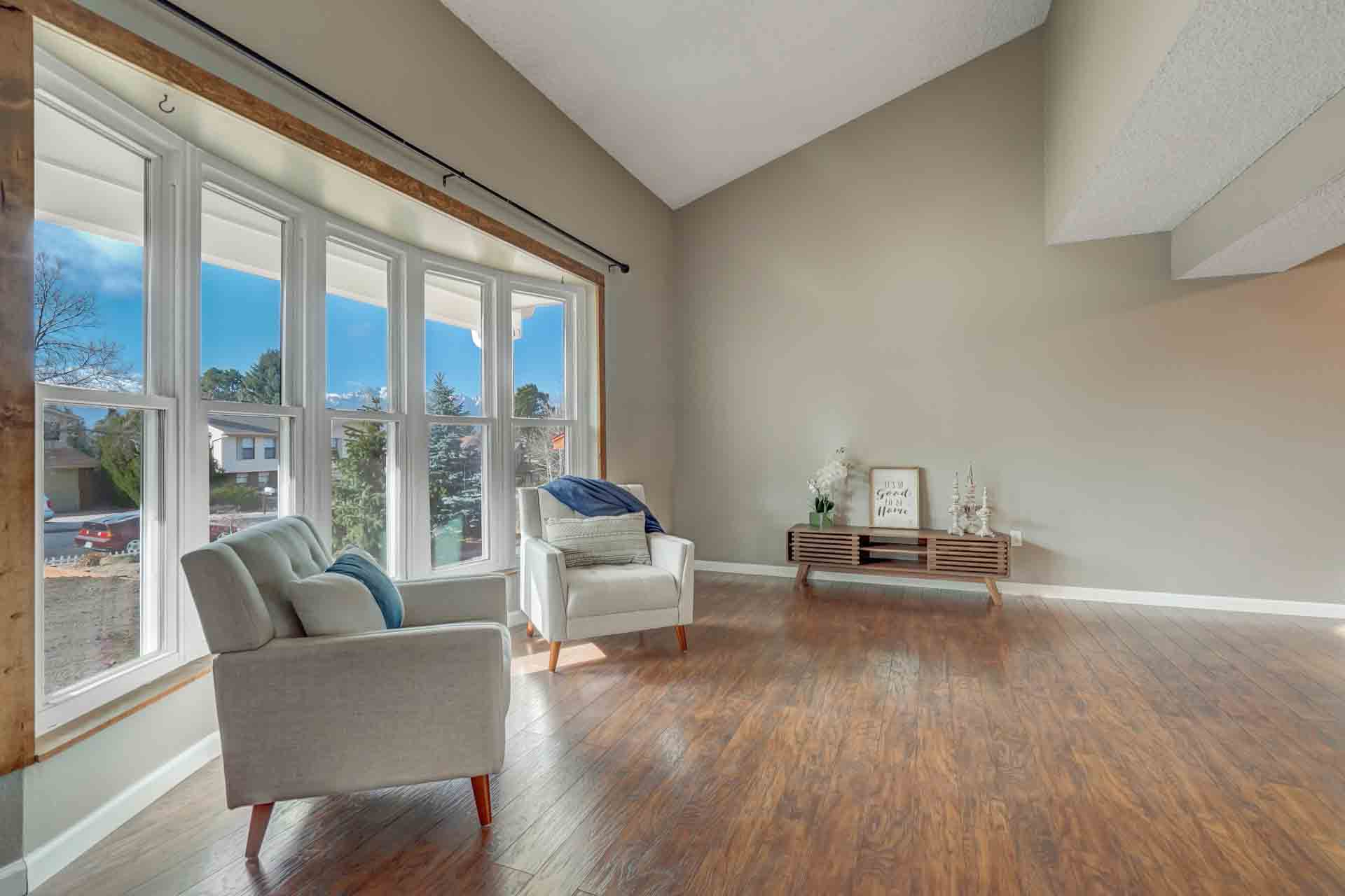 2730 Roundtop Dr (1) presented by Holly Quinn – FēD