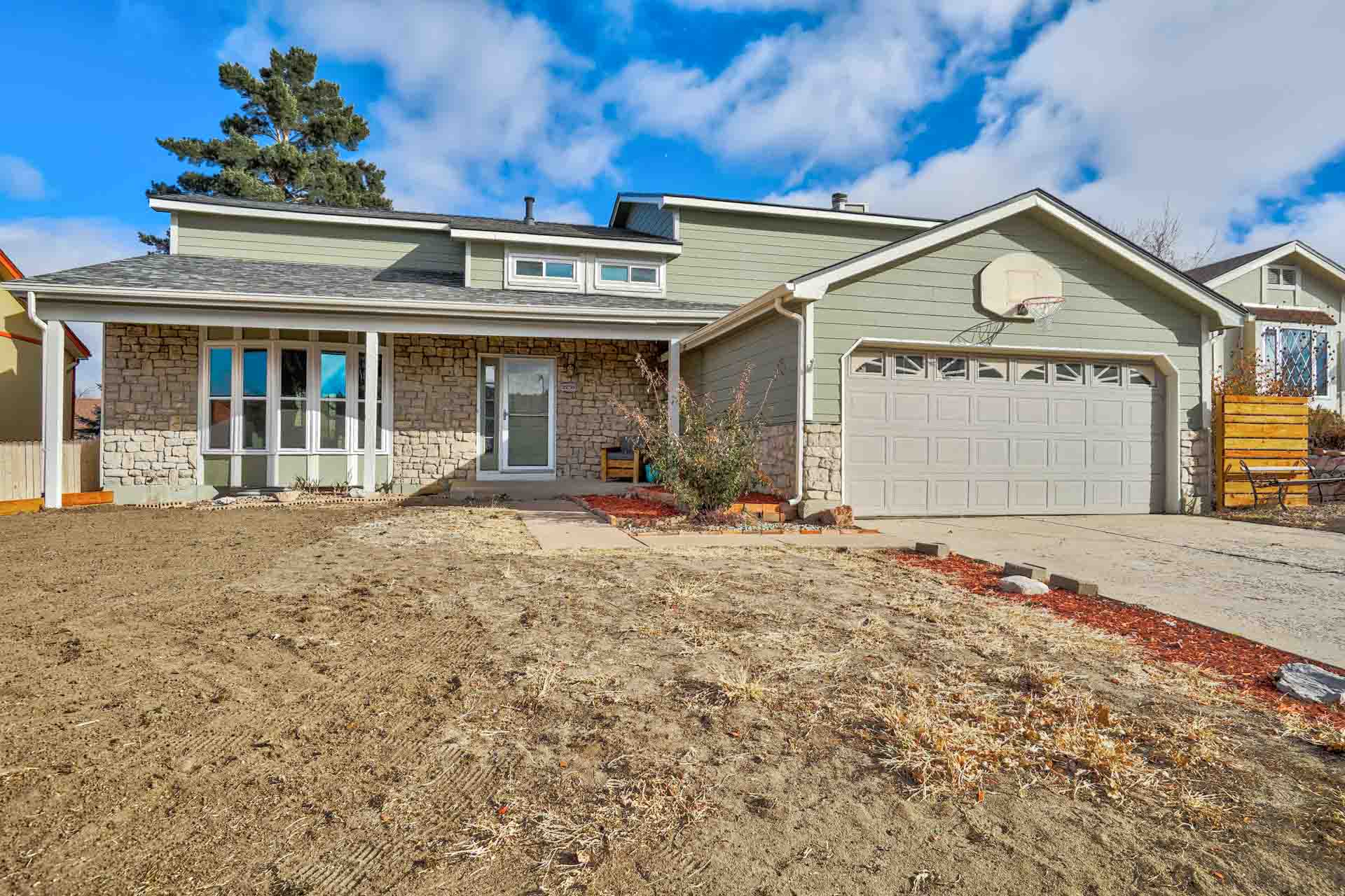2730 Roundtop Dr (1) presented by Holly Quinn – FēD