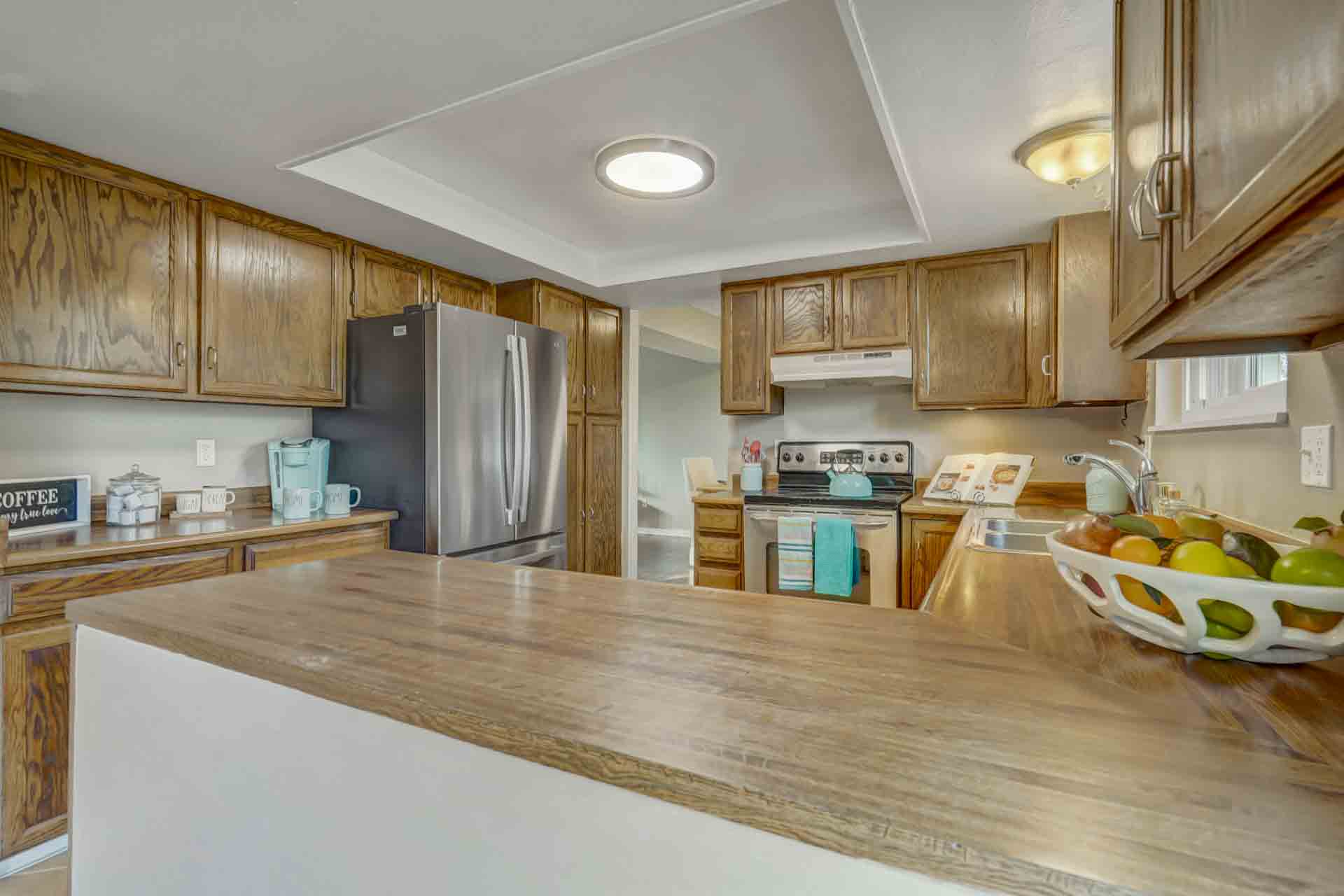 2730 Roundtop Dr (1) presented by Holly Quinn – FēD