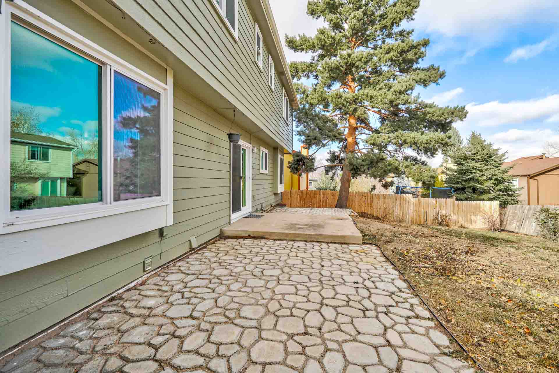 2730 Roundtop Dr (1) presented by Holly Quinn – FēD