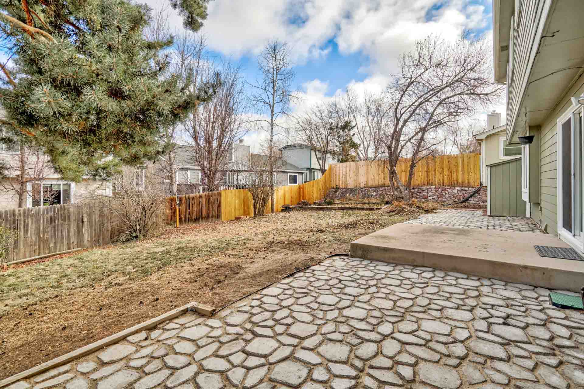 2730 Roundtop Dr (1) presented by Holly Quinn – FēD