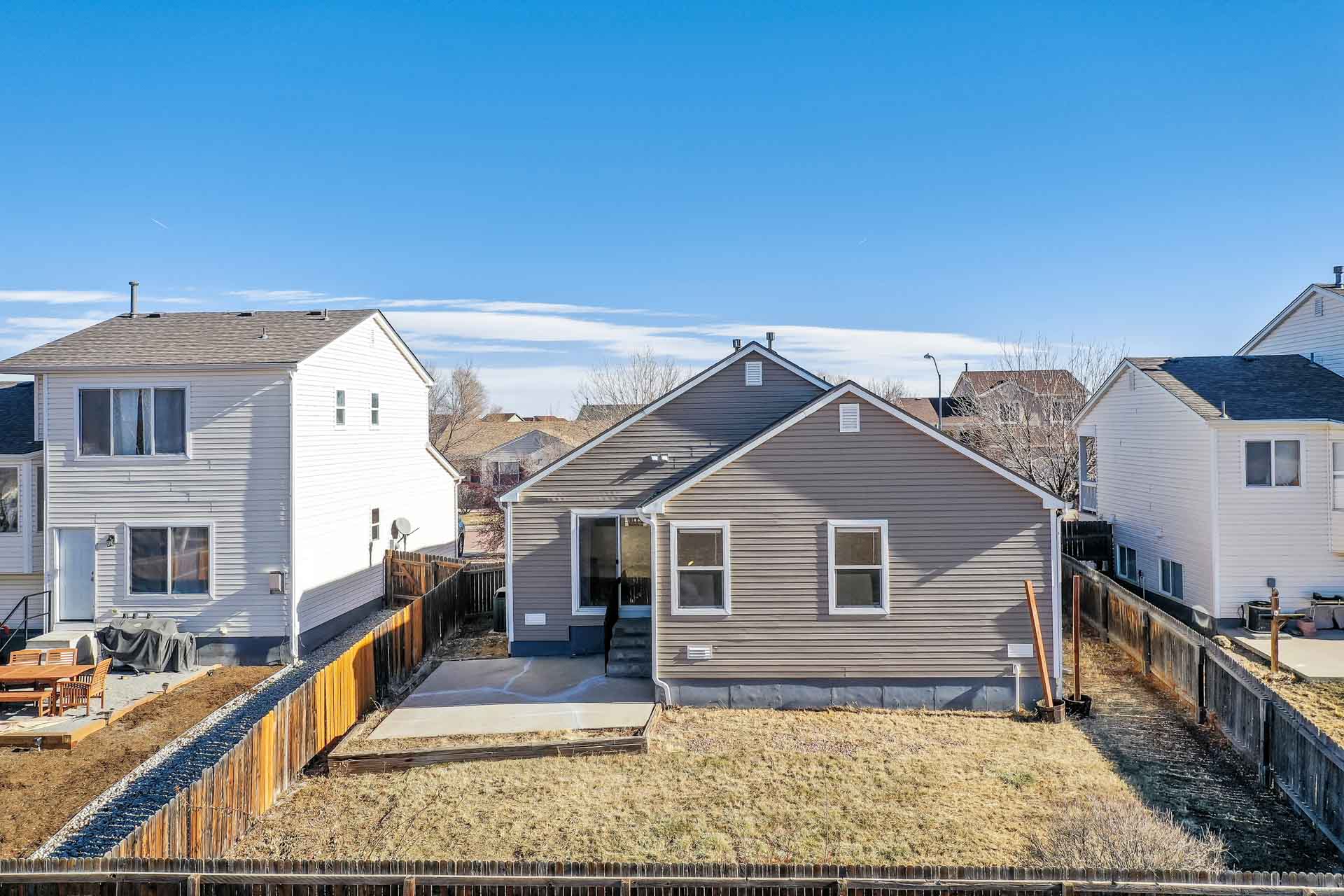 7250 Bentwater Dr presented by Jeff Boals – FēD