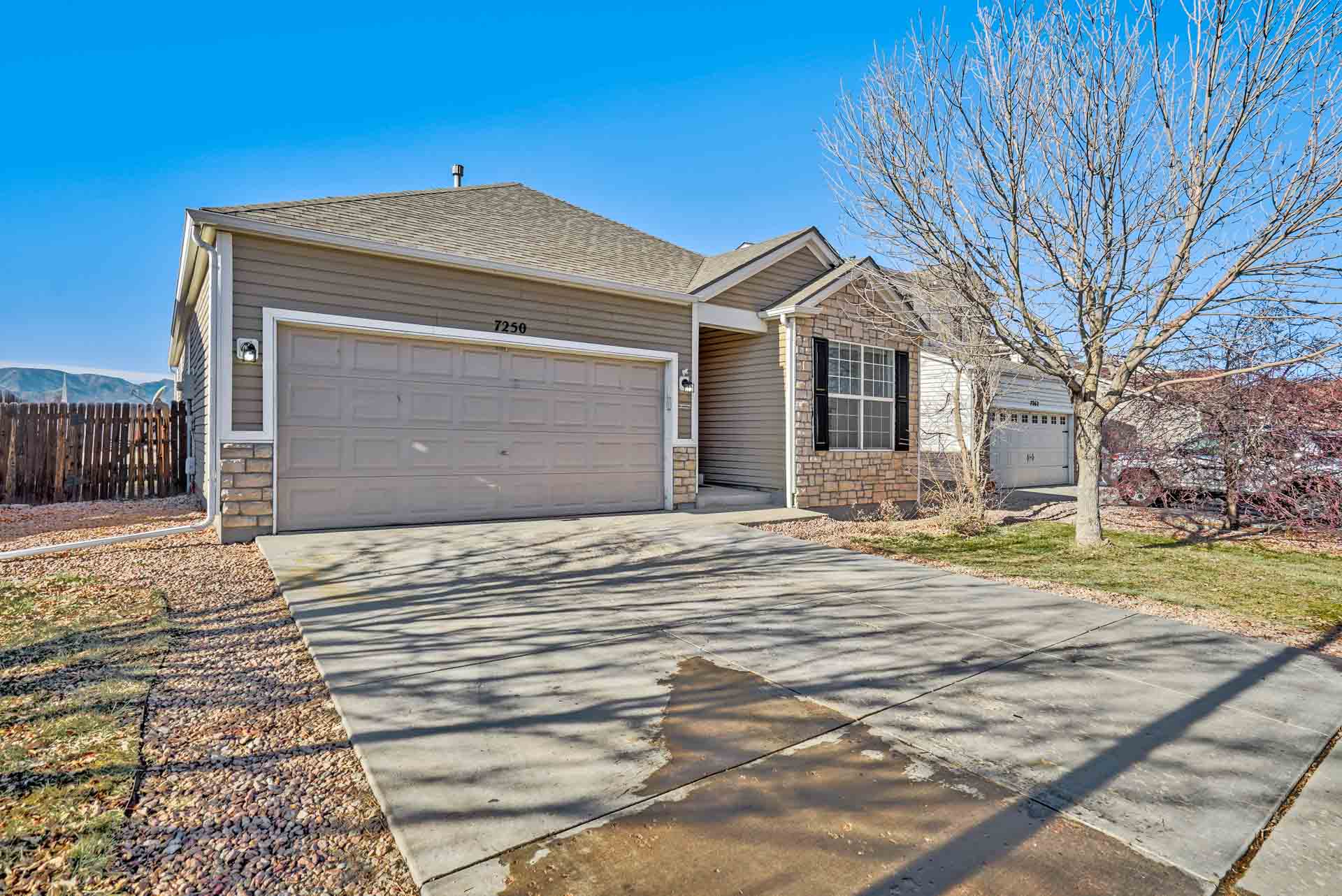 7250 Bentwater Dr presented by Jeff Boals – FēD