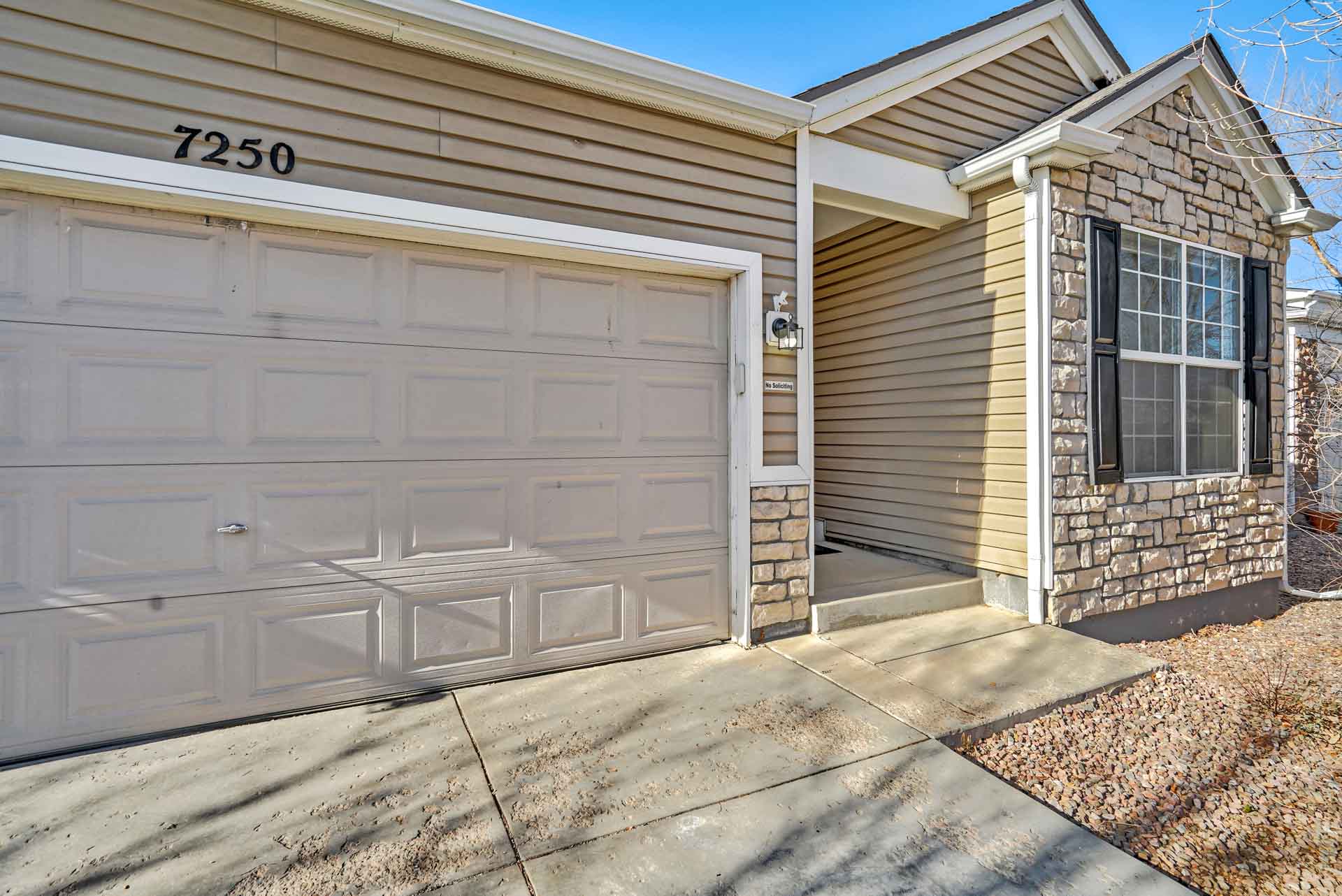 7250 Bentwater Dr presented by Jeff Boals – FēD