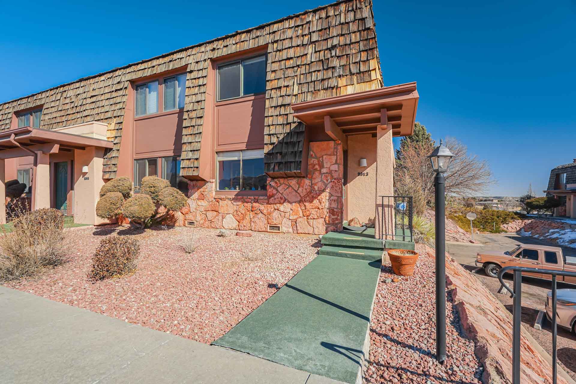 2913 Mesa Rd presented by Veronica Gurule – FēD