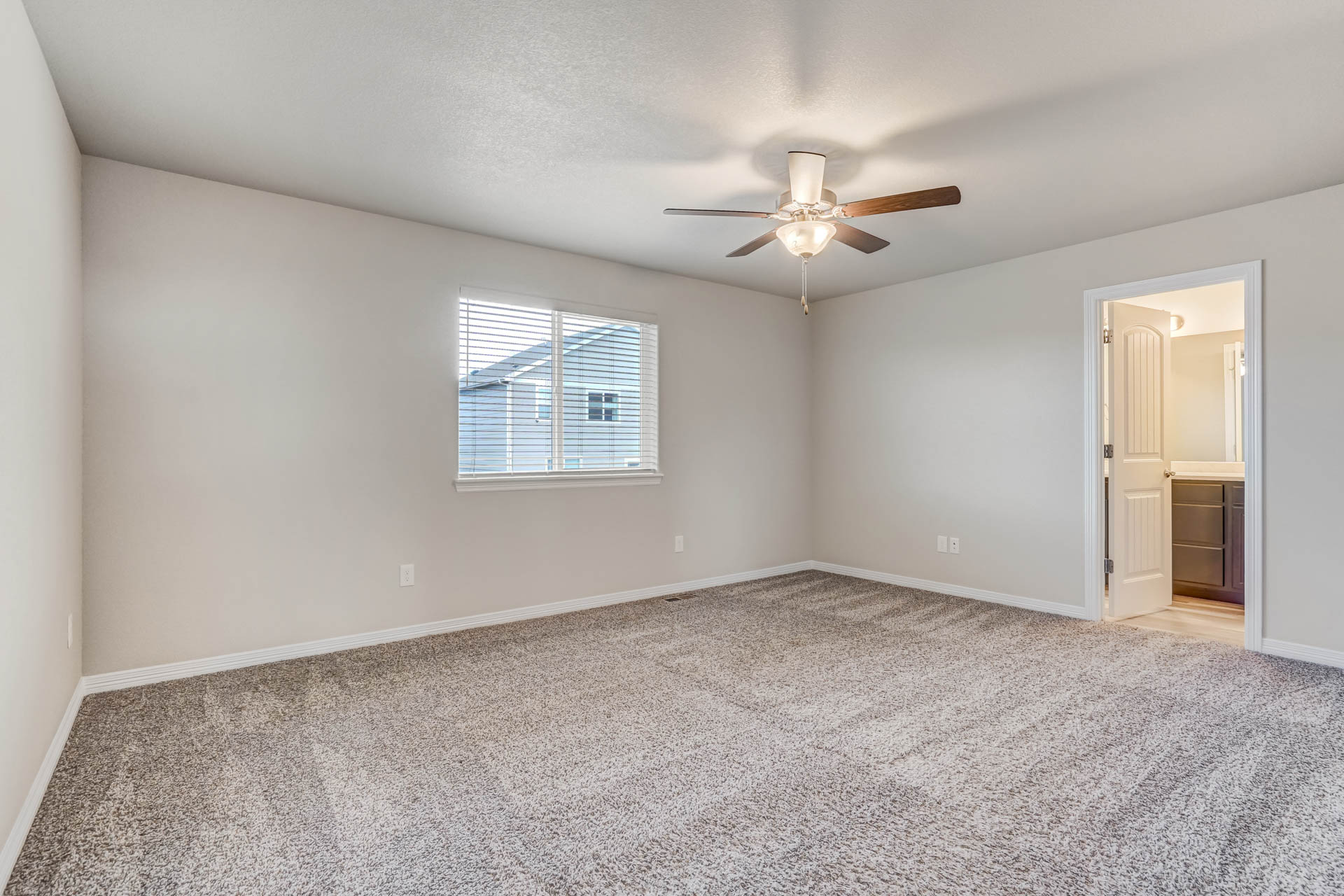 5314 Kingscote Dr presented by Marci Clark – FēD