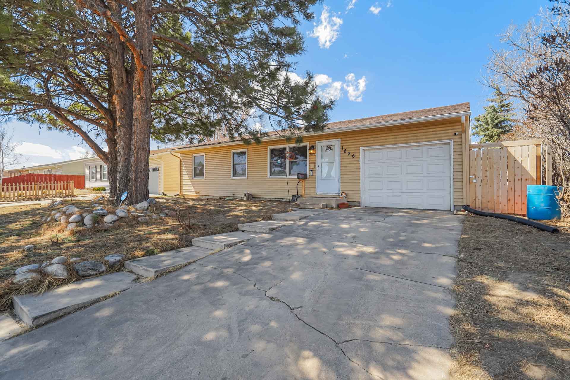 1826 N Circle Dr – FēD