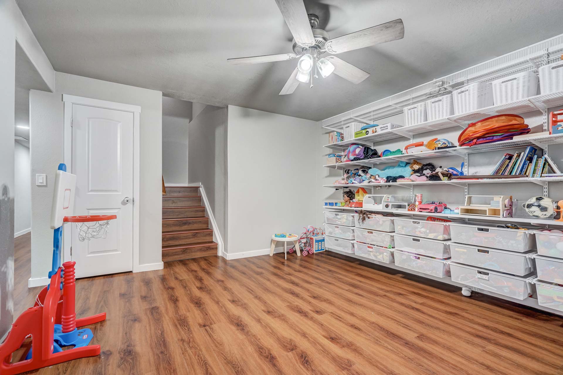 8040 Barraport Dr presented by Seth Knierim – FēD