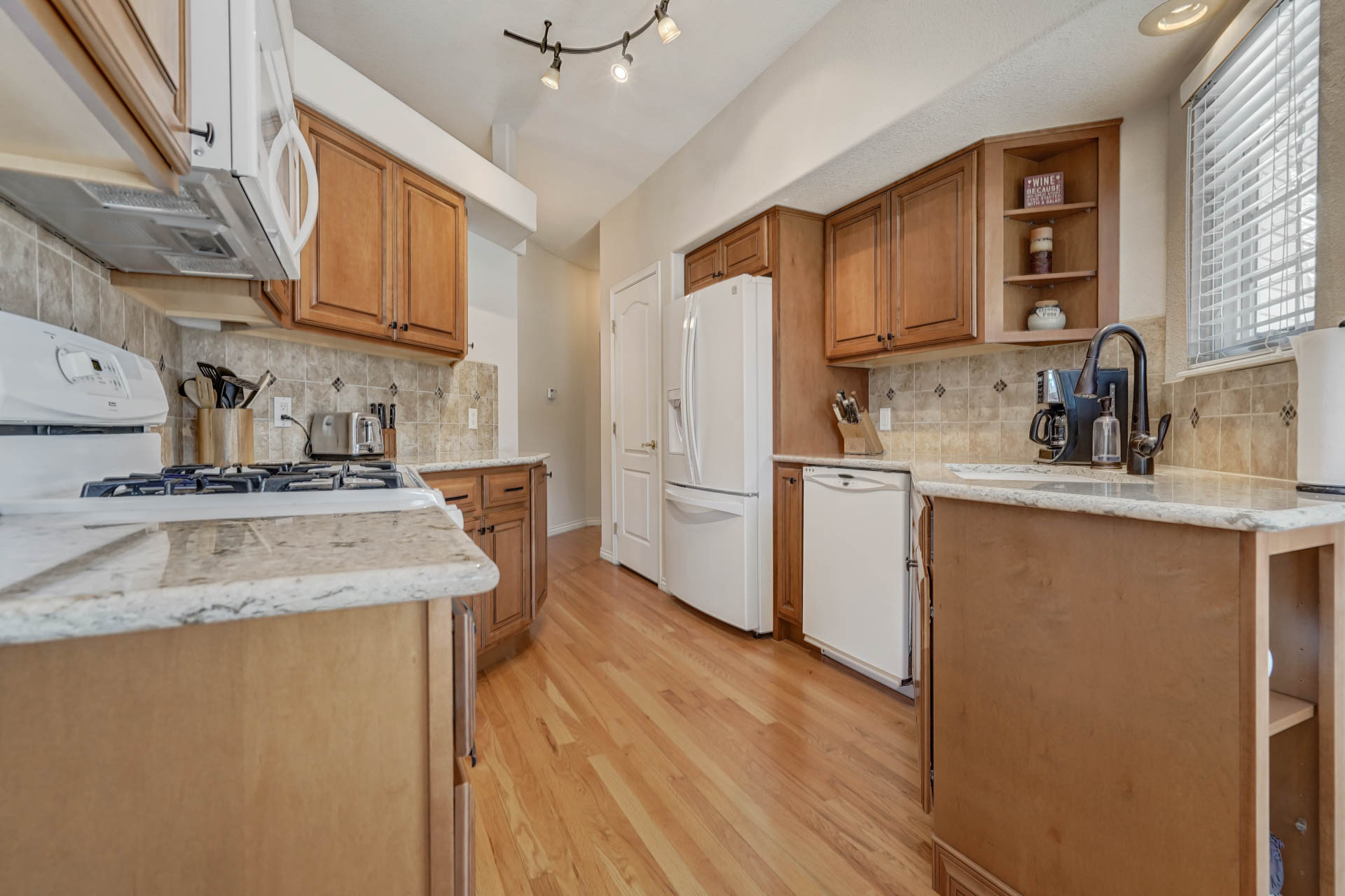 4438 Songglen Cir presented by Marci Clark – FēD