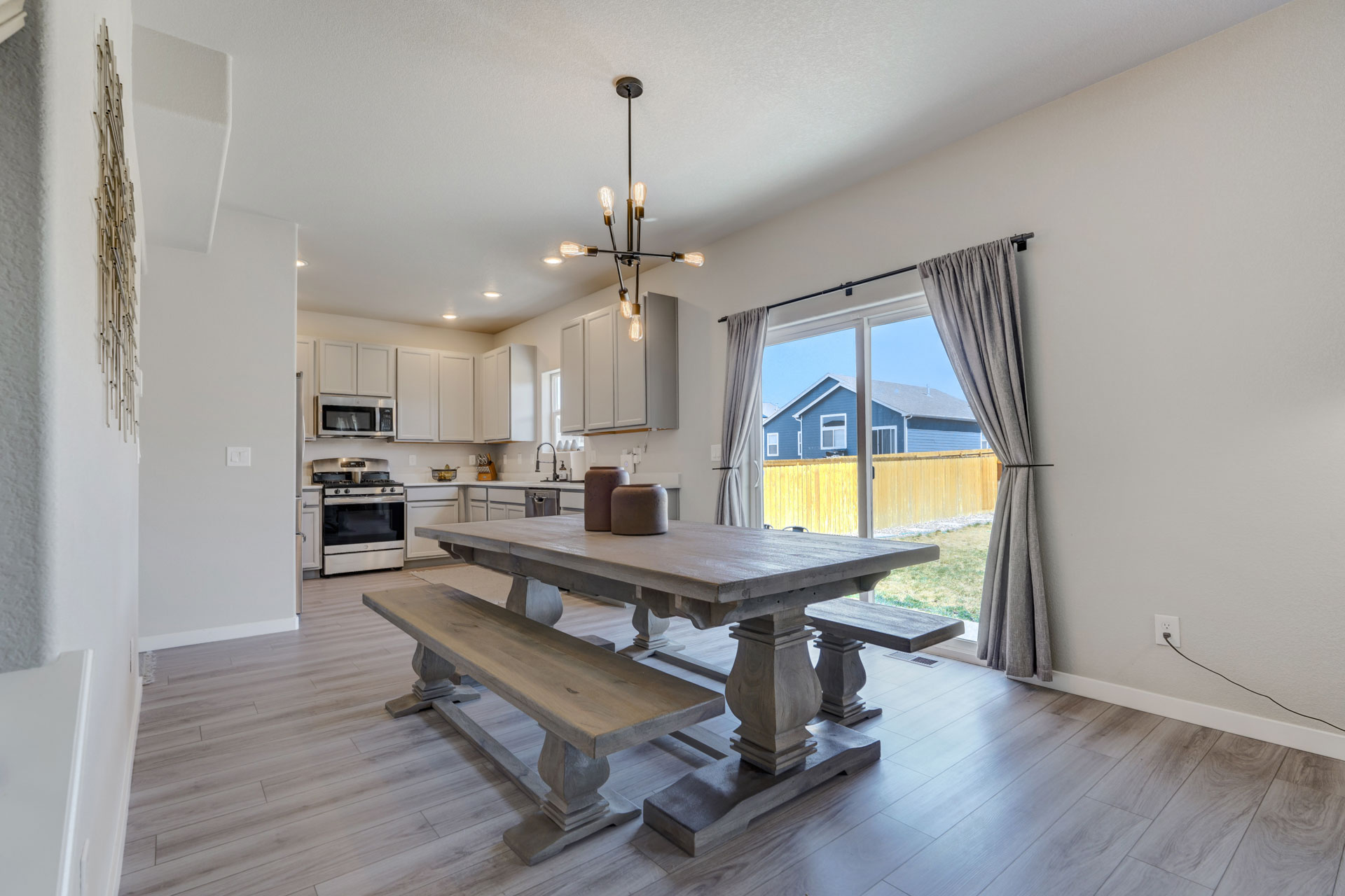 6891 Bigtooth Maple Dr presented by Pamela Higgins – FēD