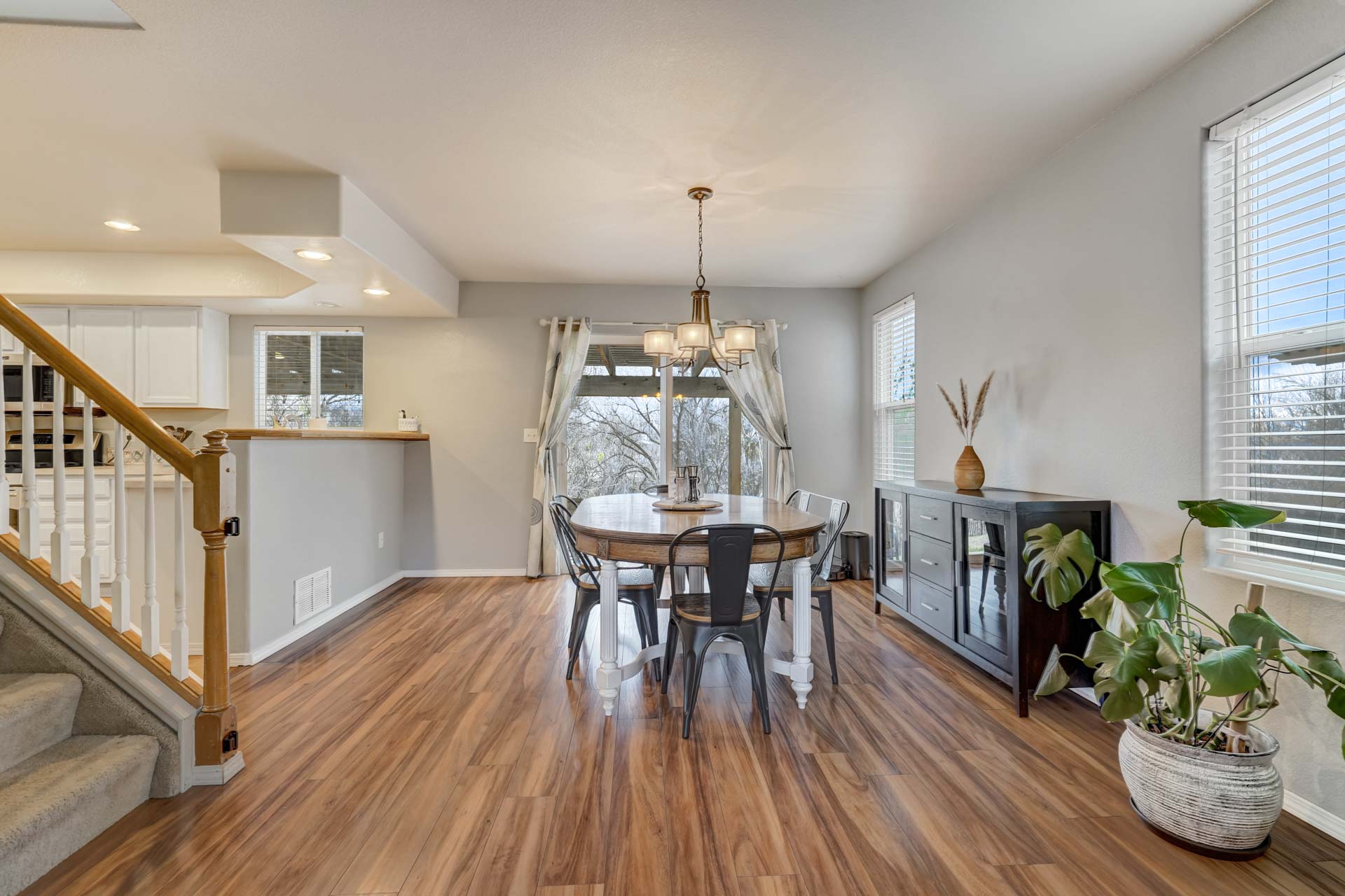 764 Ridgebury Pl presented by Kasey Arent – FēD