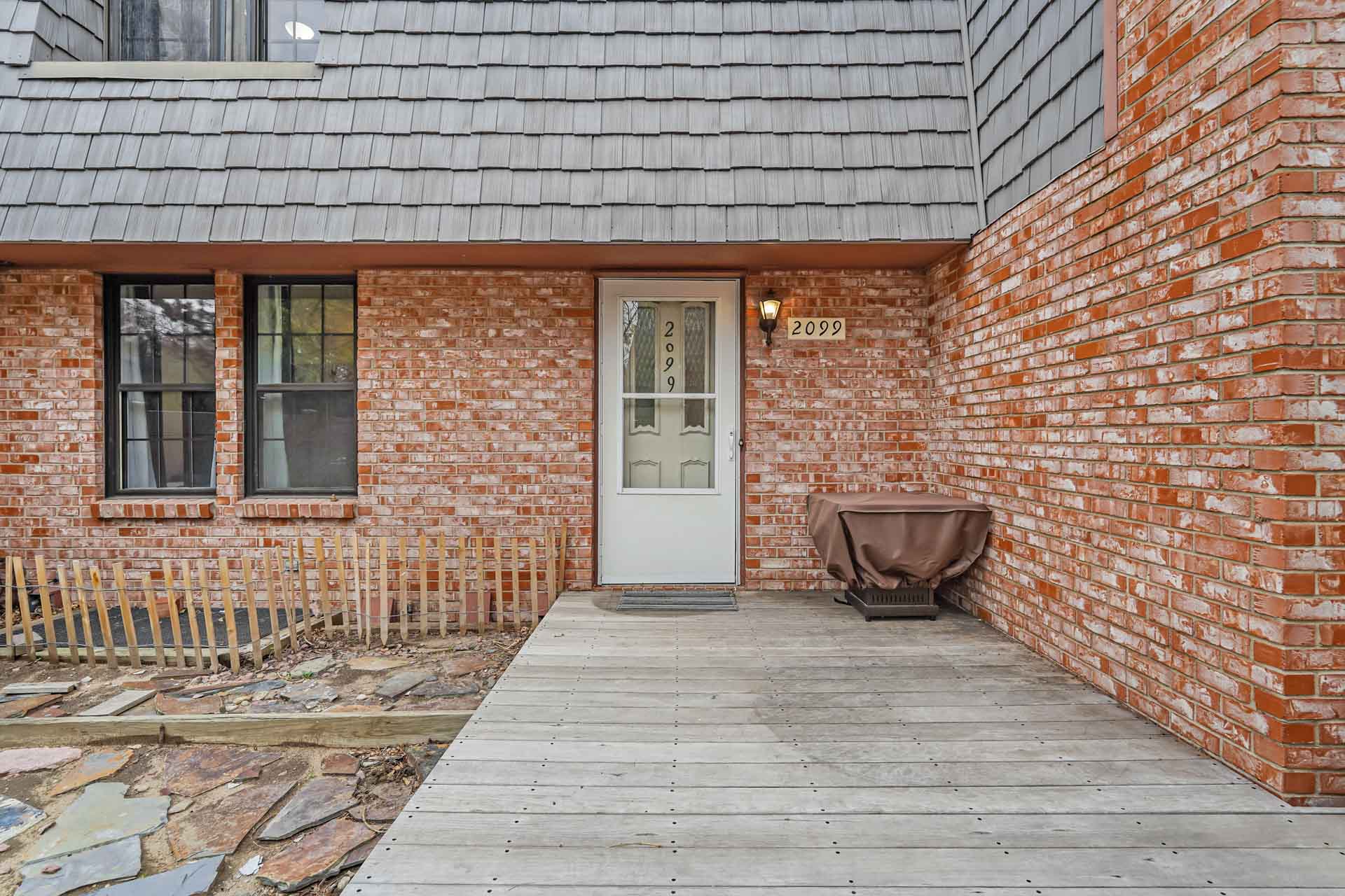 2099 Sussex Ln – FēD