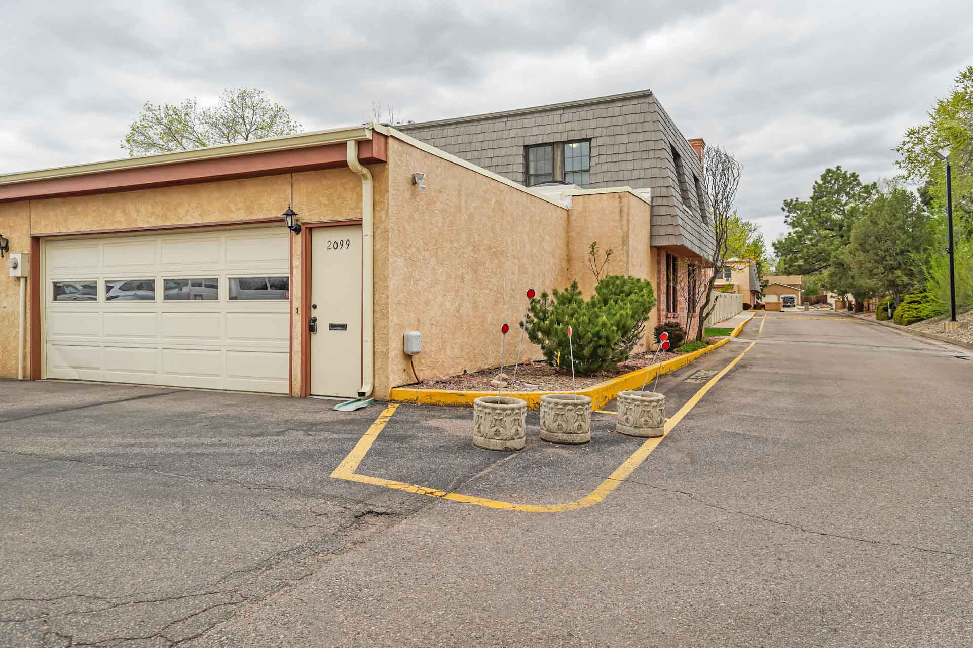 2099 Sussex Ln – FēD