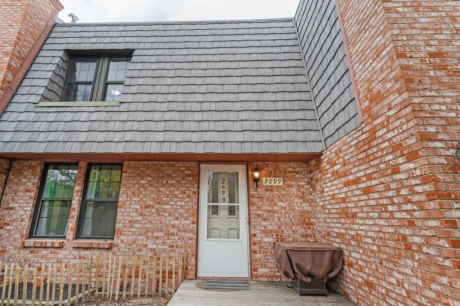 2099 Sussex Ln – FēD