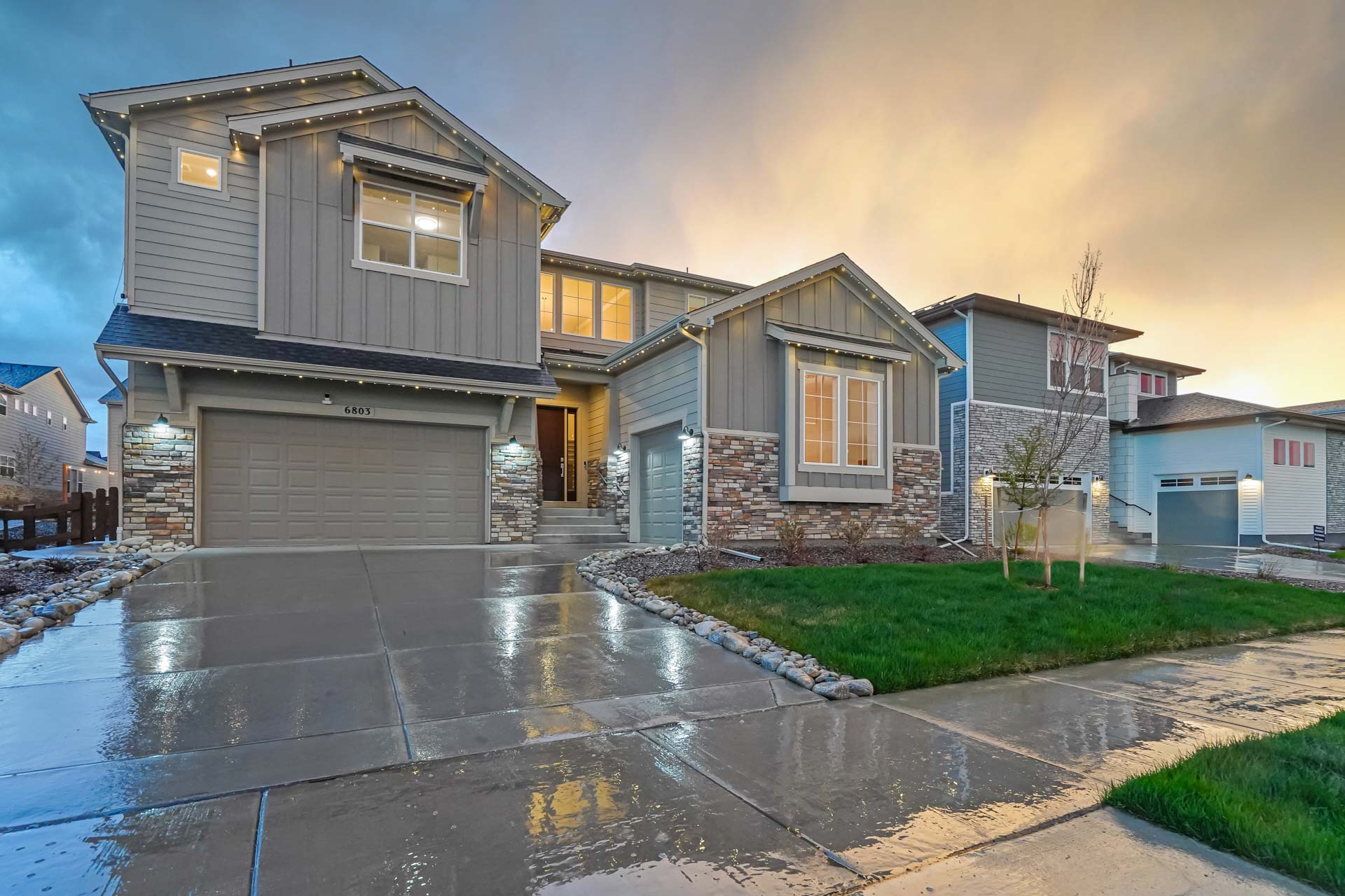 6803 S Waterloo Ct presented by Damian Nicholson – FēD