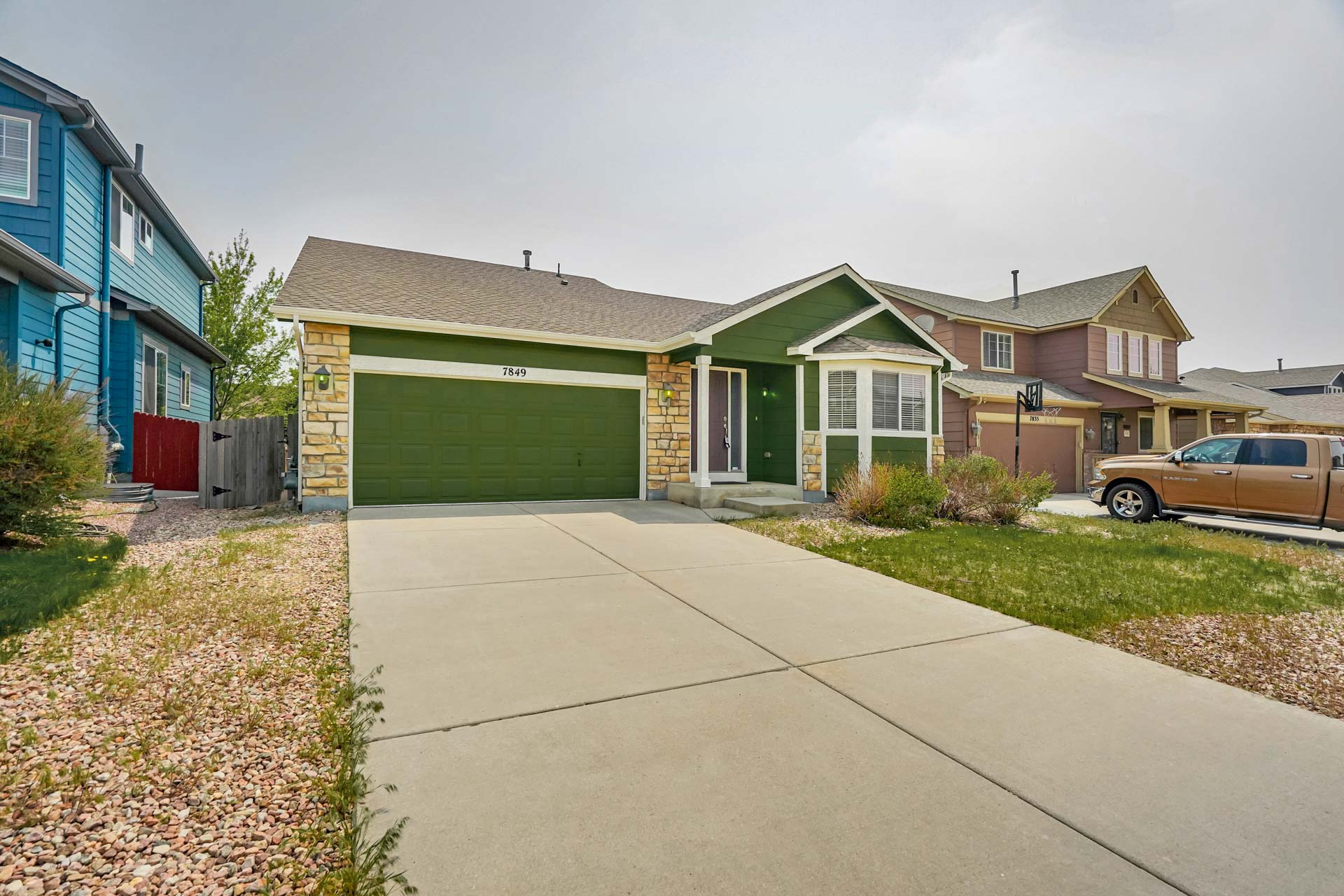 7849 Irish Dr presented by Mimi Foster – FēD