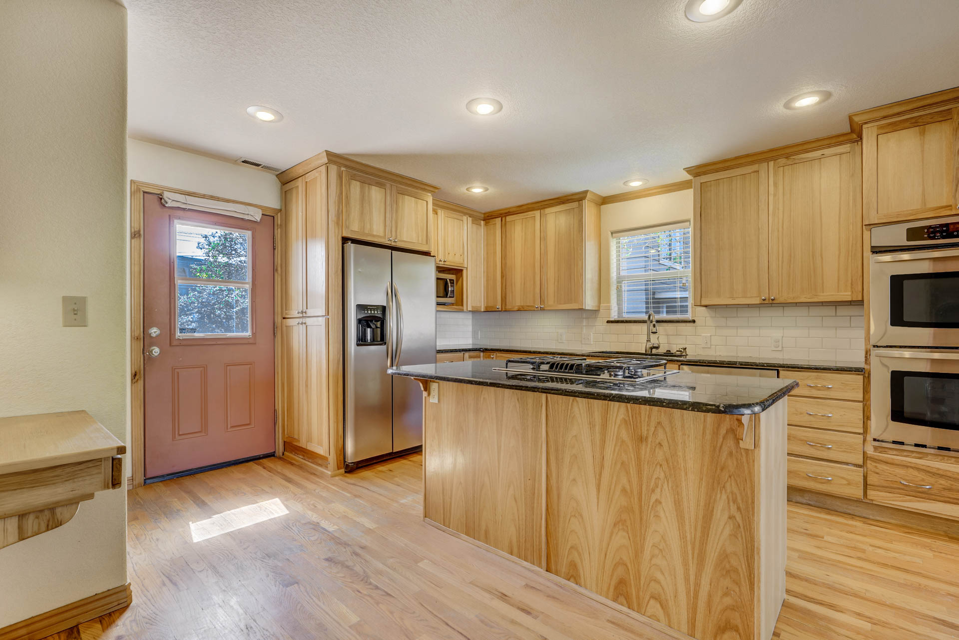 2927 Main St – FēD