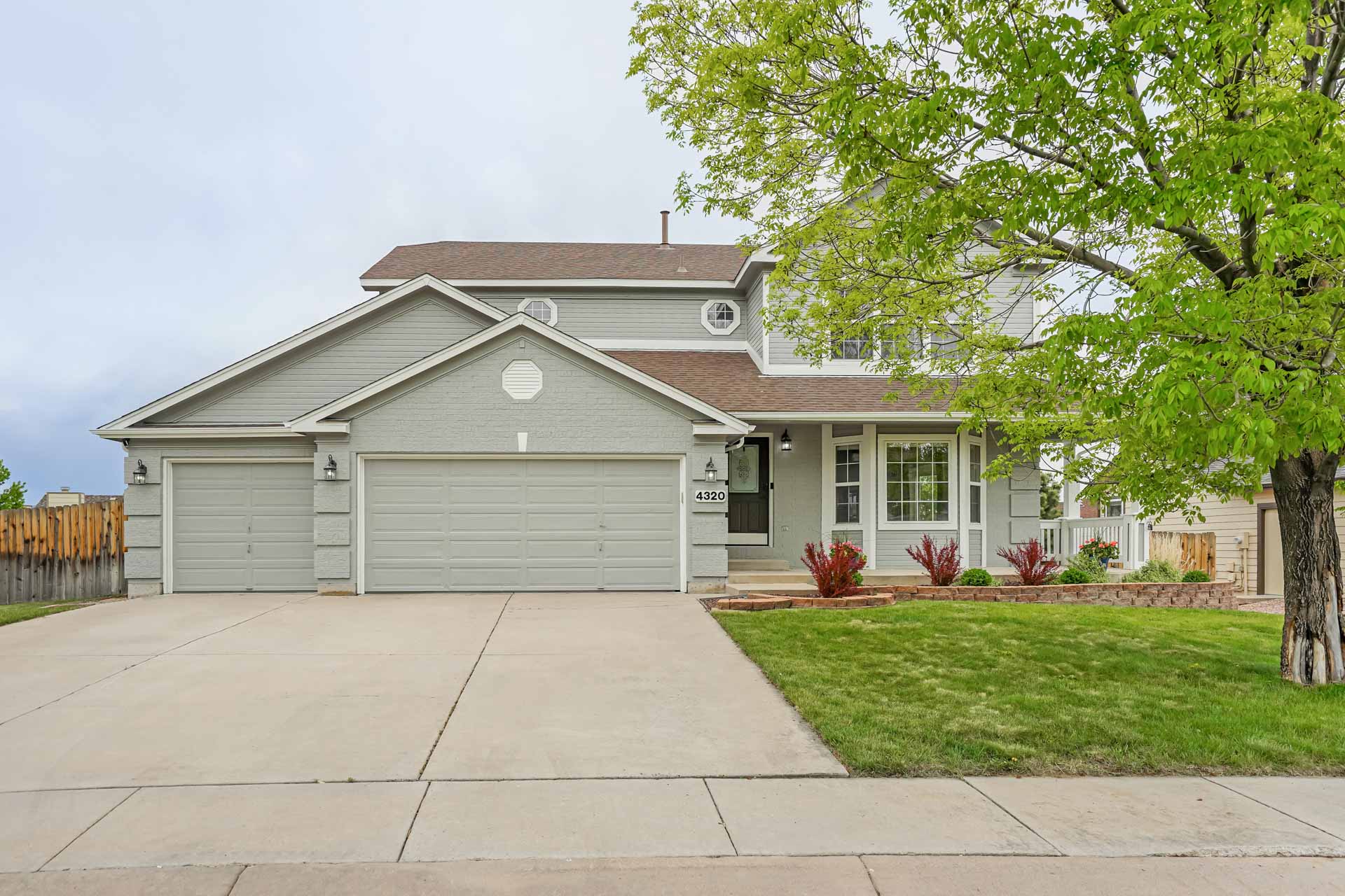 4320 Sable Ridge Ct presented by Behr & Behr - FēD