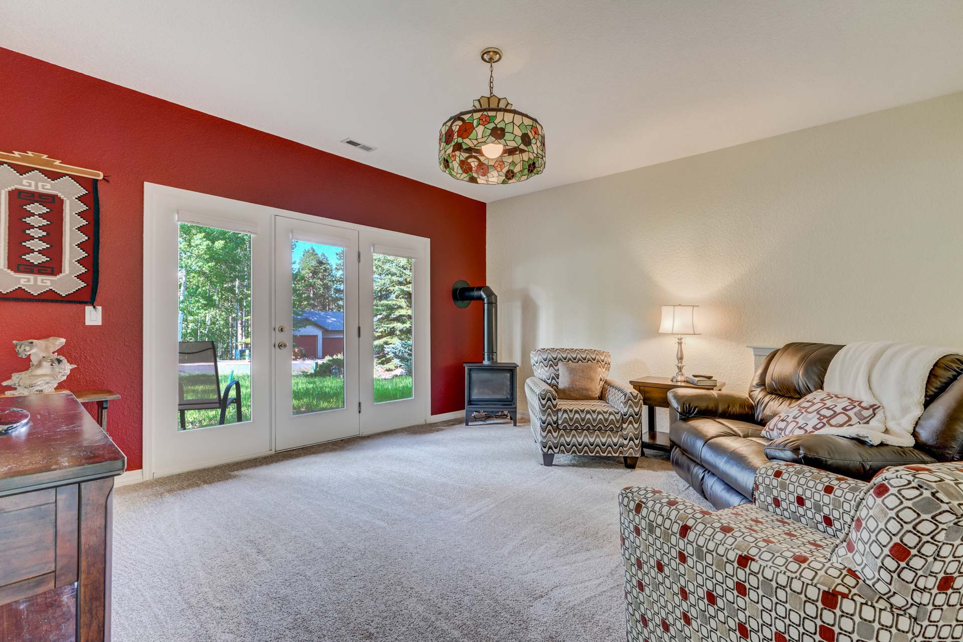 660 Skyline Dr presented by Behr & Behr – FēD