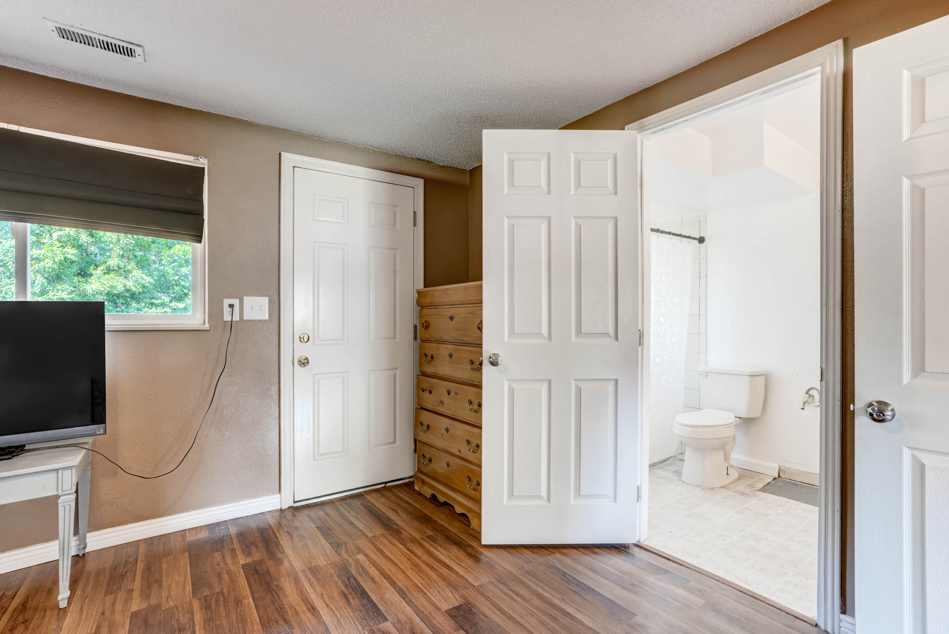 7150 Metropolitan St presented by Janine Lewis-Barr - FēD