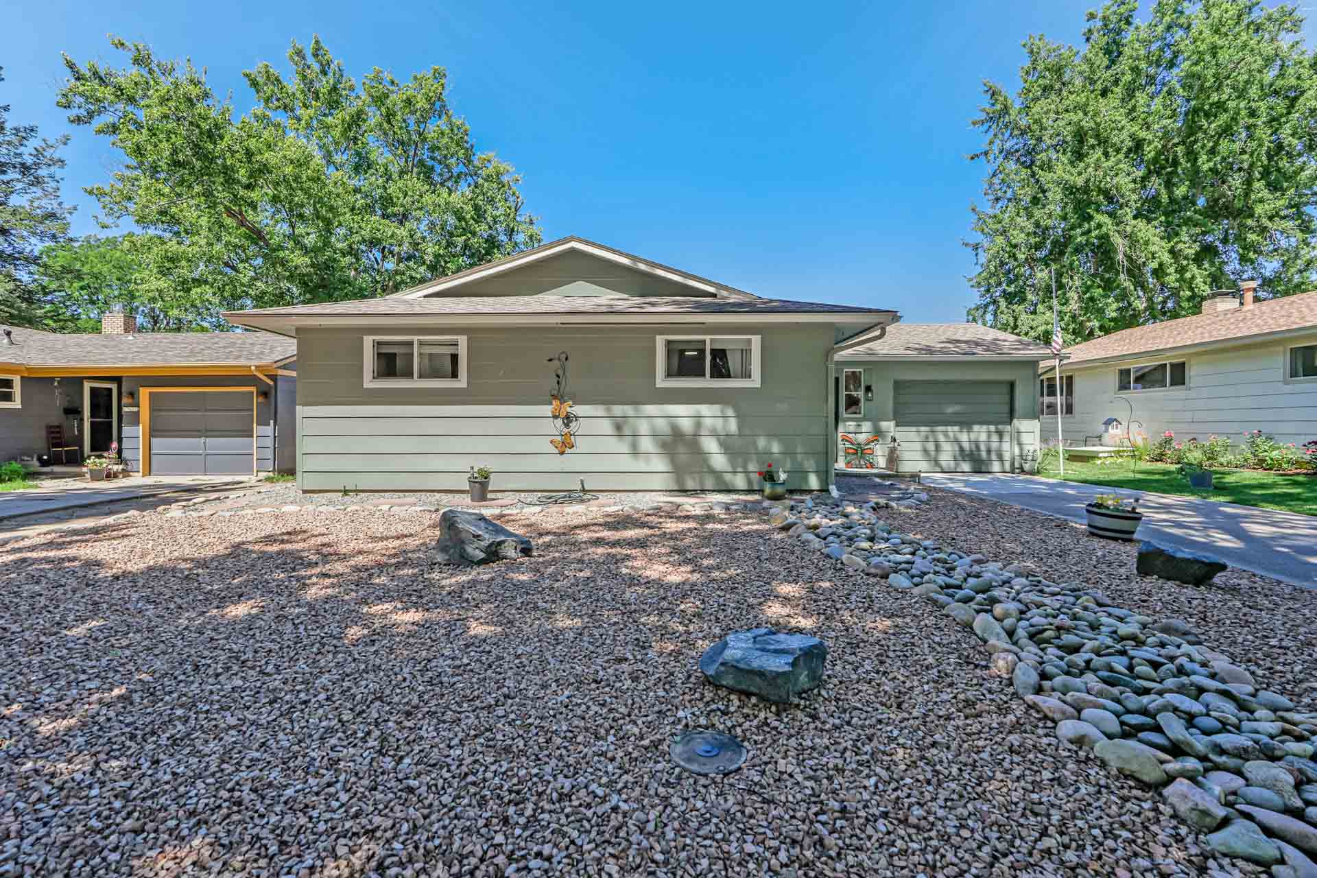2818 Virginia Ave presented by Behr & Behr – FēD