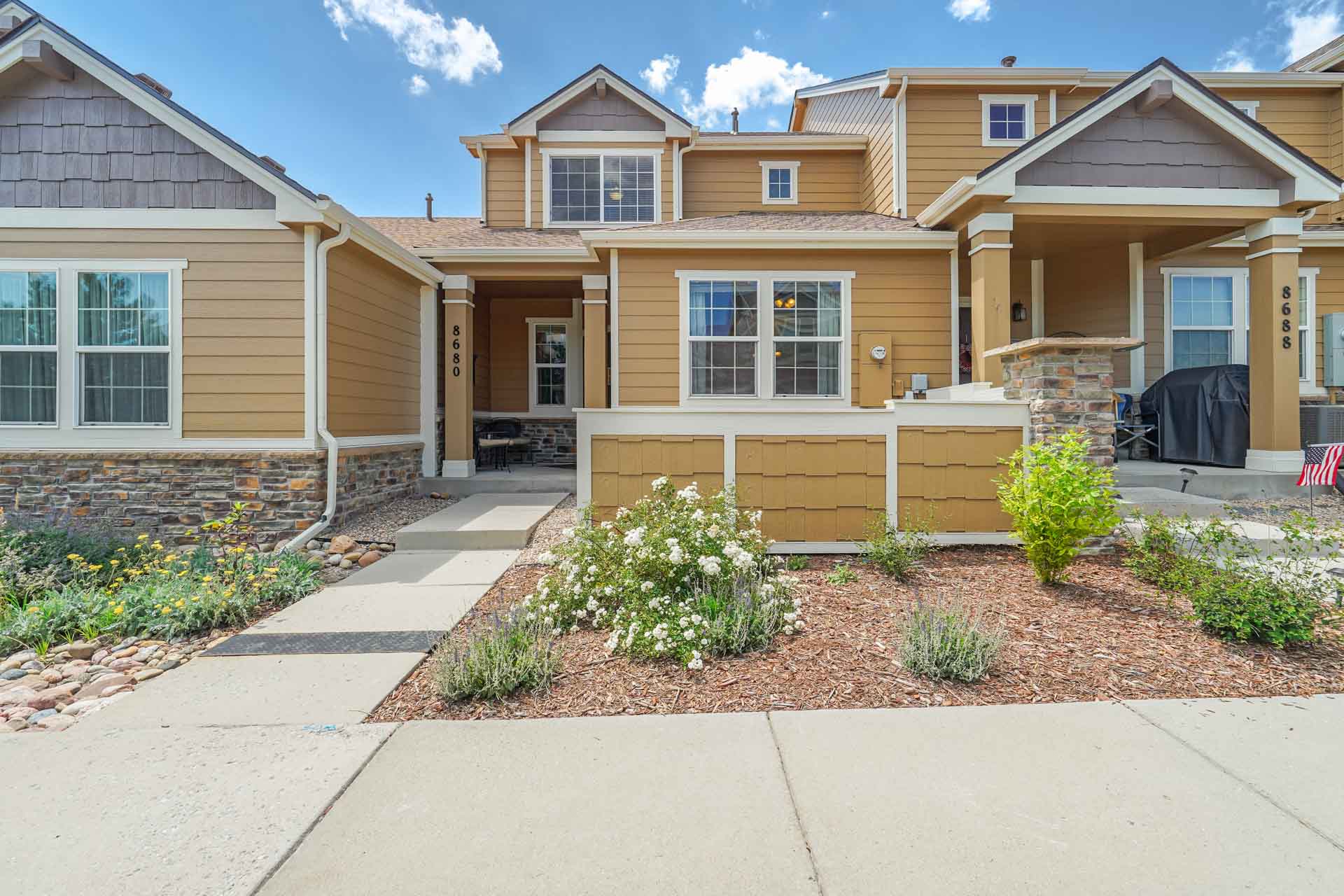8680 Eckberg Heights presented by Andrea Ayres – FēD