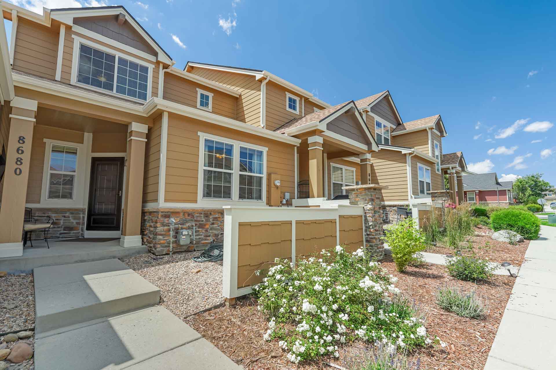 8680 Eckberg Heights presented by Andrea Ayres – FēD