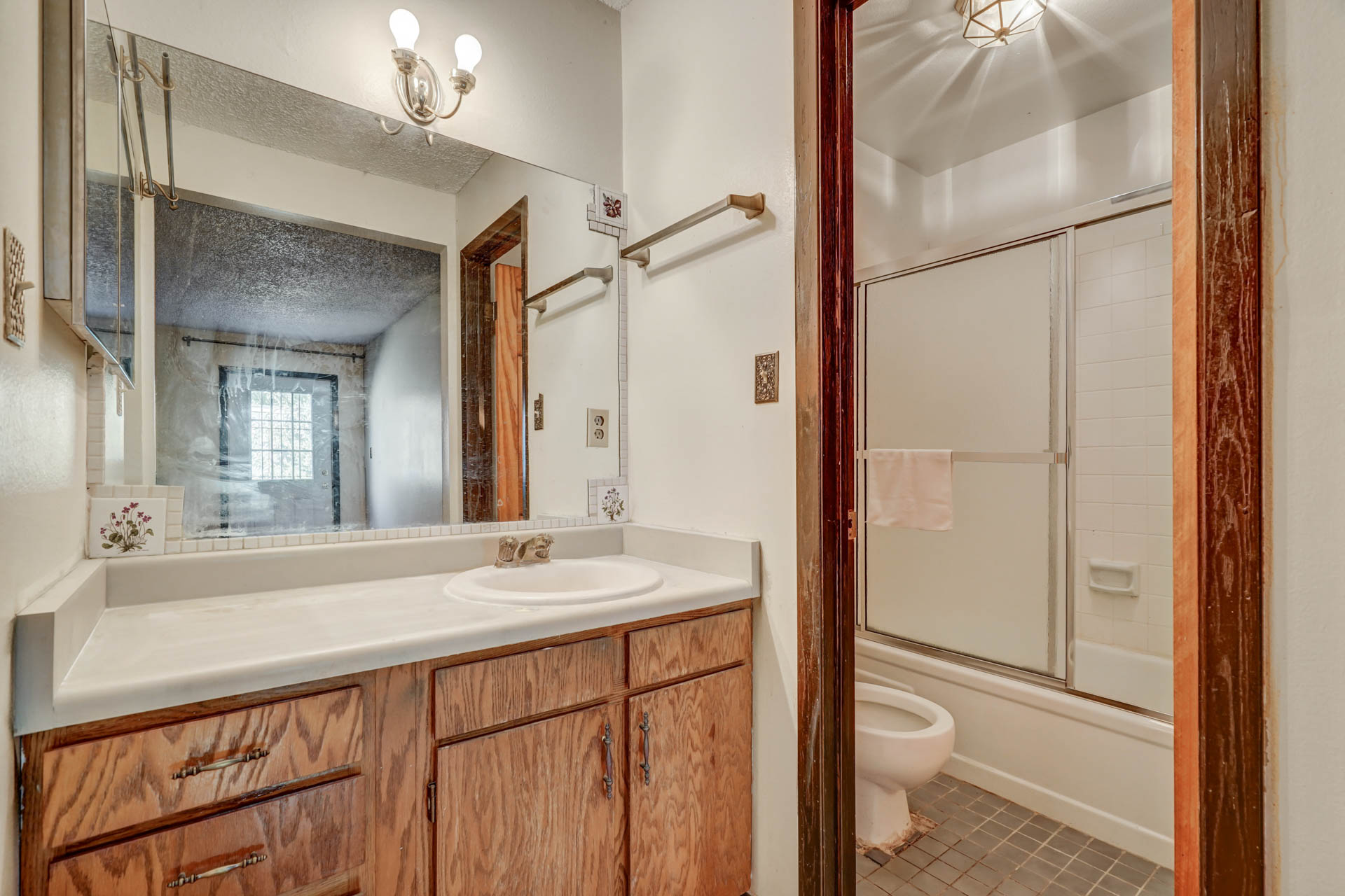 802 San Gabriel Pl presented by Behr & Behr – FēD