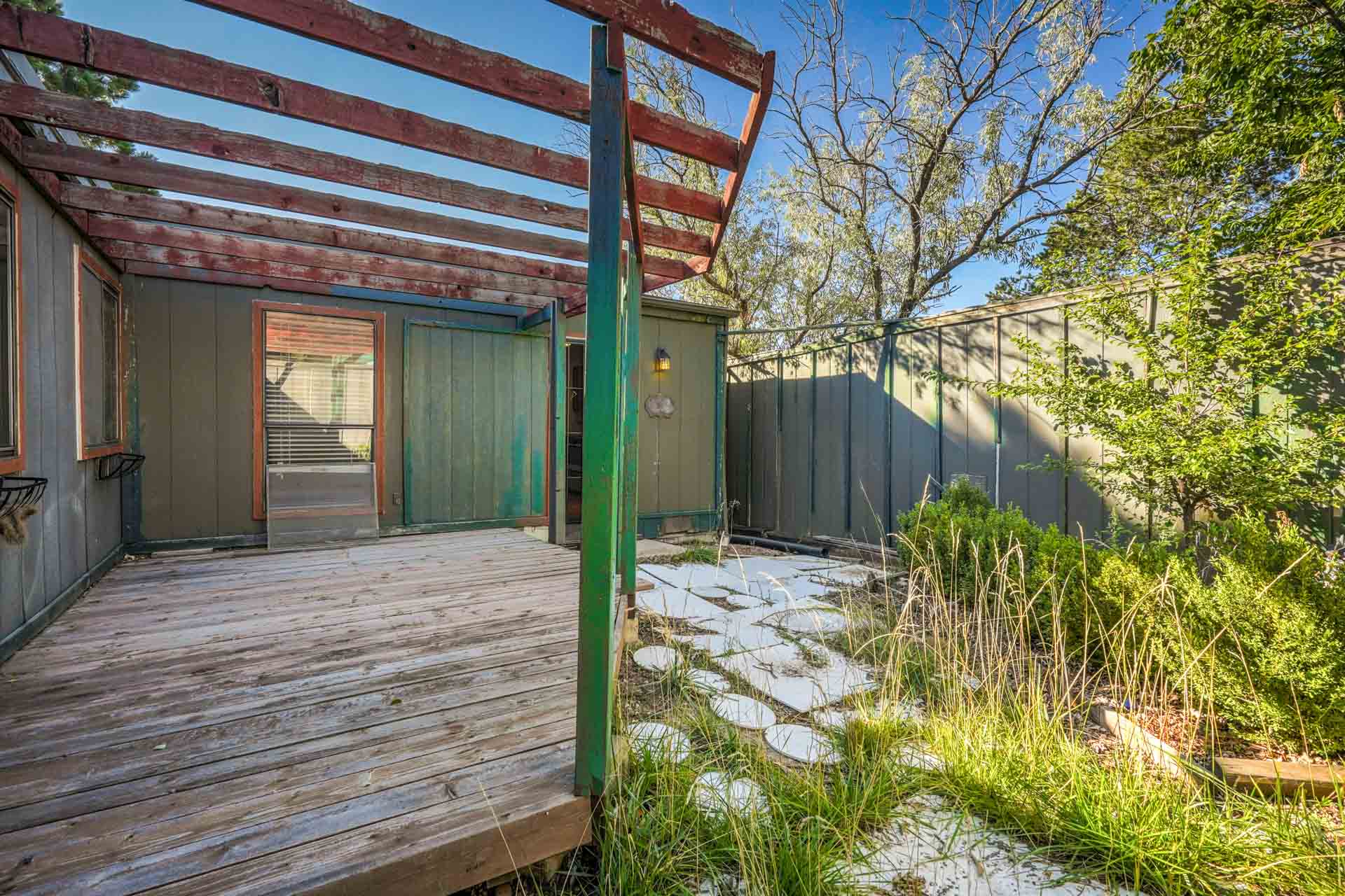 802 San Gabriel Pl presented by Behr & Behr – FēD