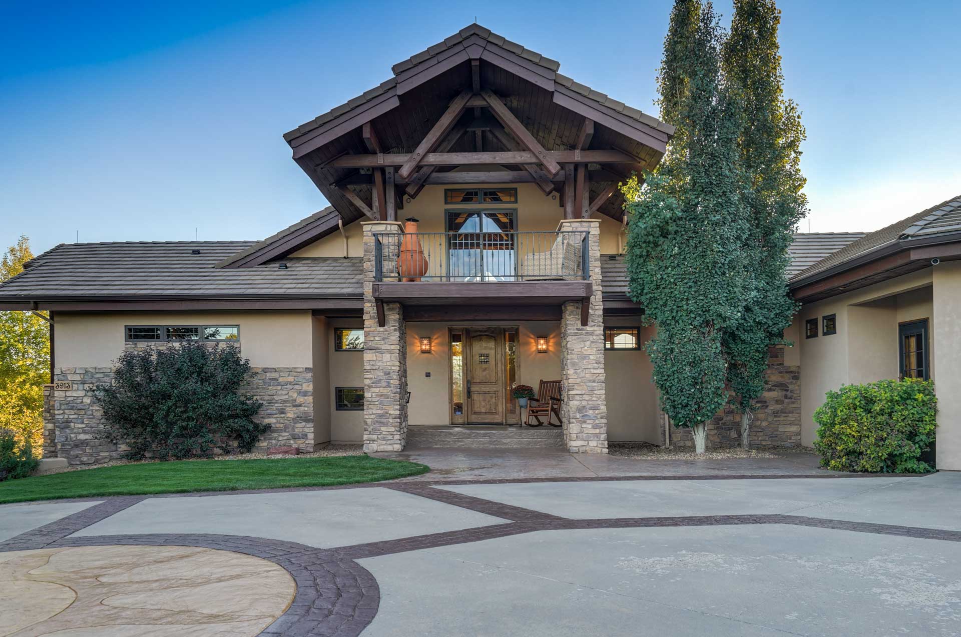 3913 Hodgen Pond Ct presented by Jason Arends - FēD