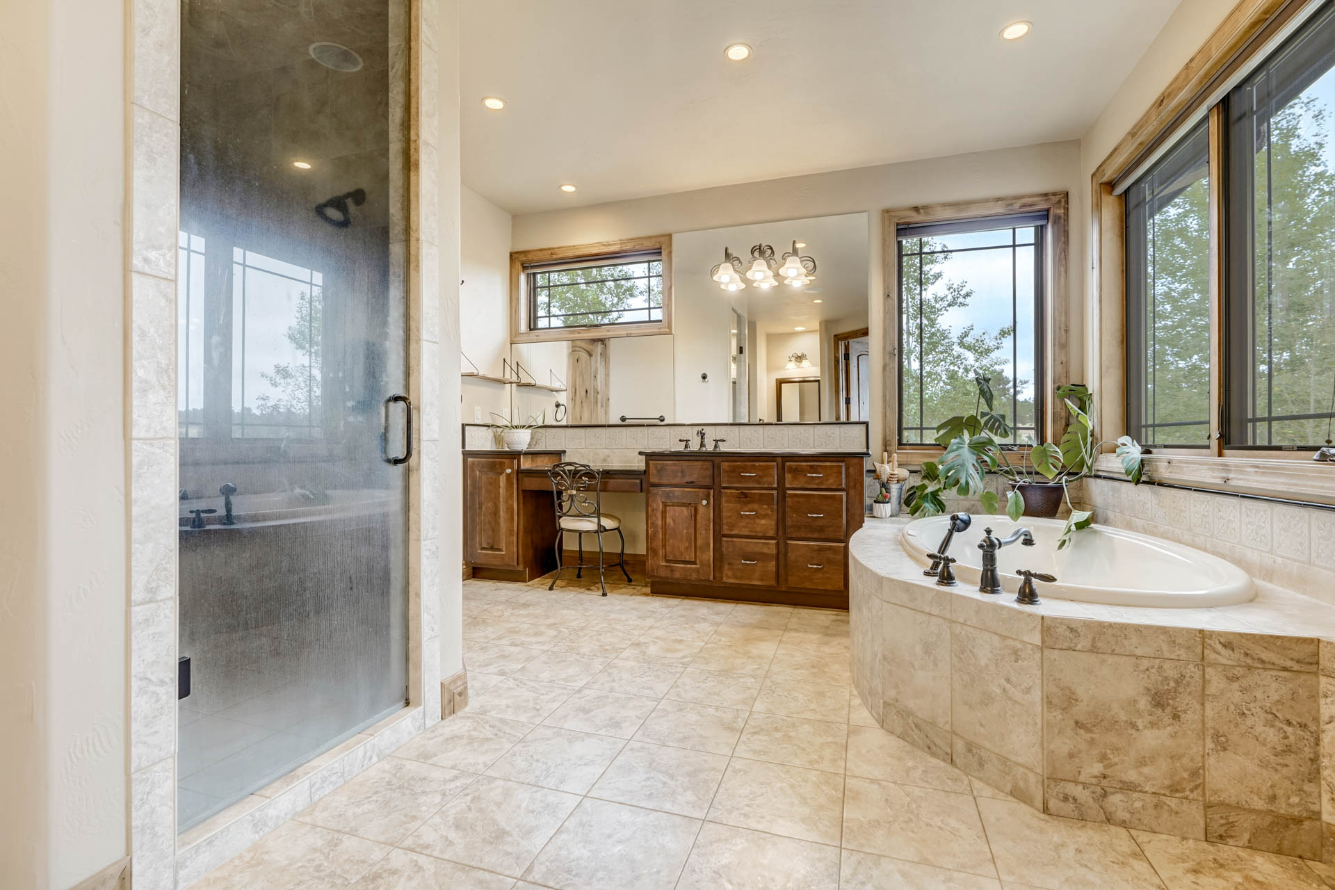 3913 Hodgen Pond Ct presented by Jason Arends - FēD