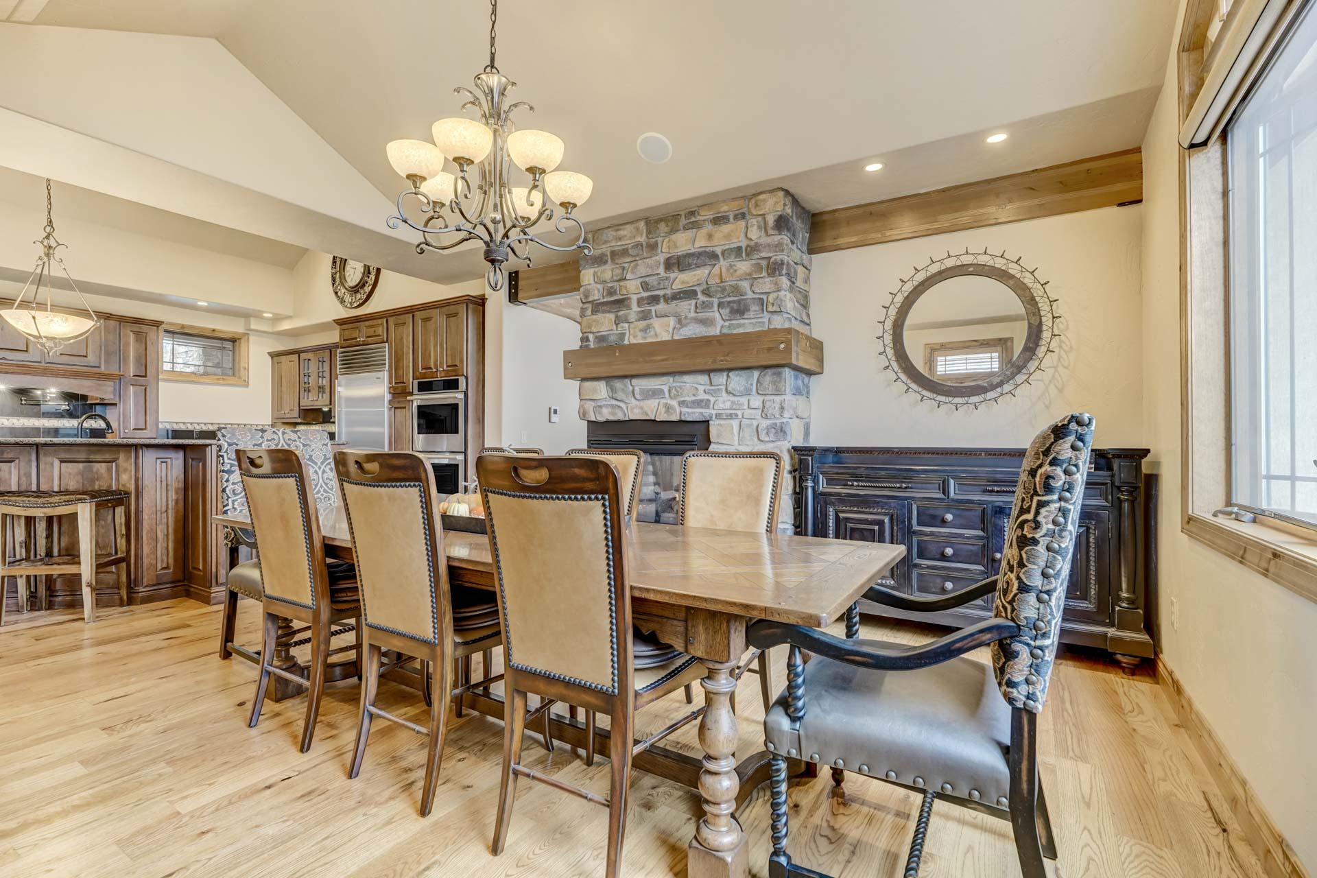 3913 Hodgen Pond Ct presented by Jason Arends - FēD