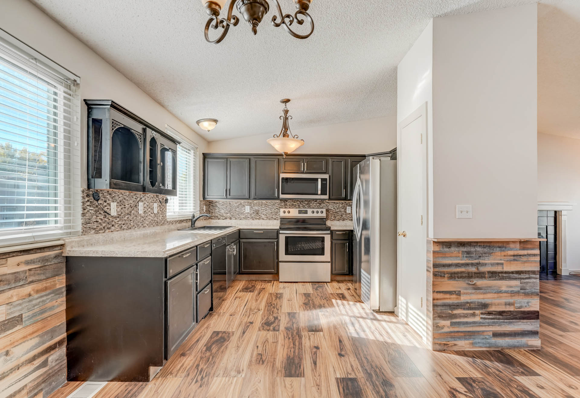 8581 Angela Ln presented by Holly Quinn – FēD