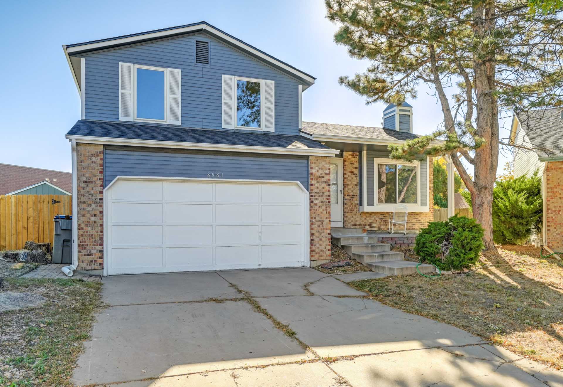 8581 Angela Ln presented by Holly Quinn – FēD