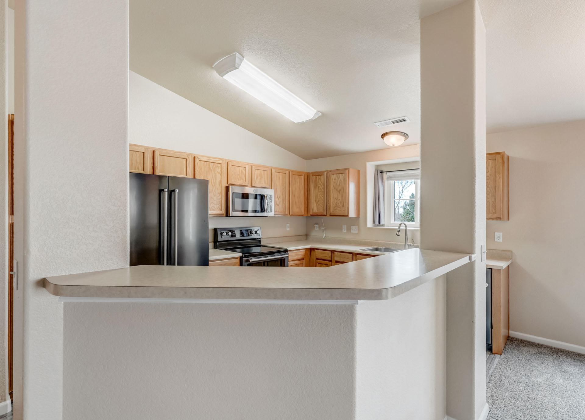 4007 Riviera Gr Unit 204 presented by Jason Arends – FēD