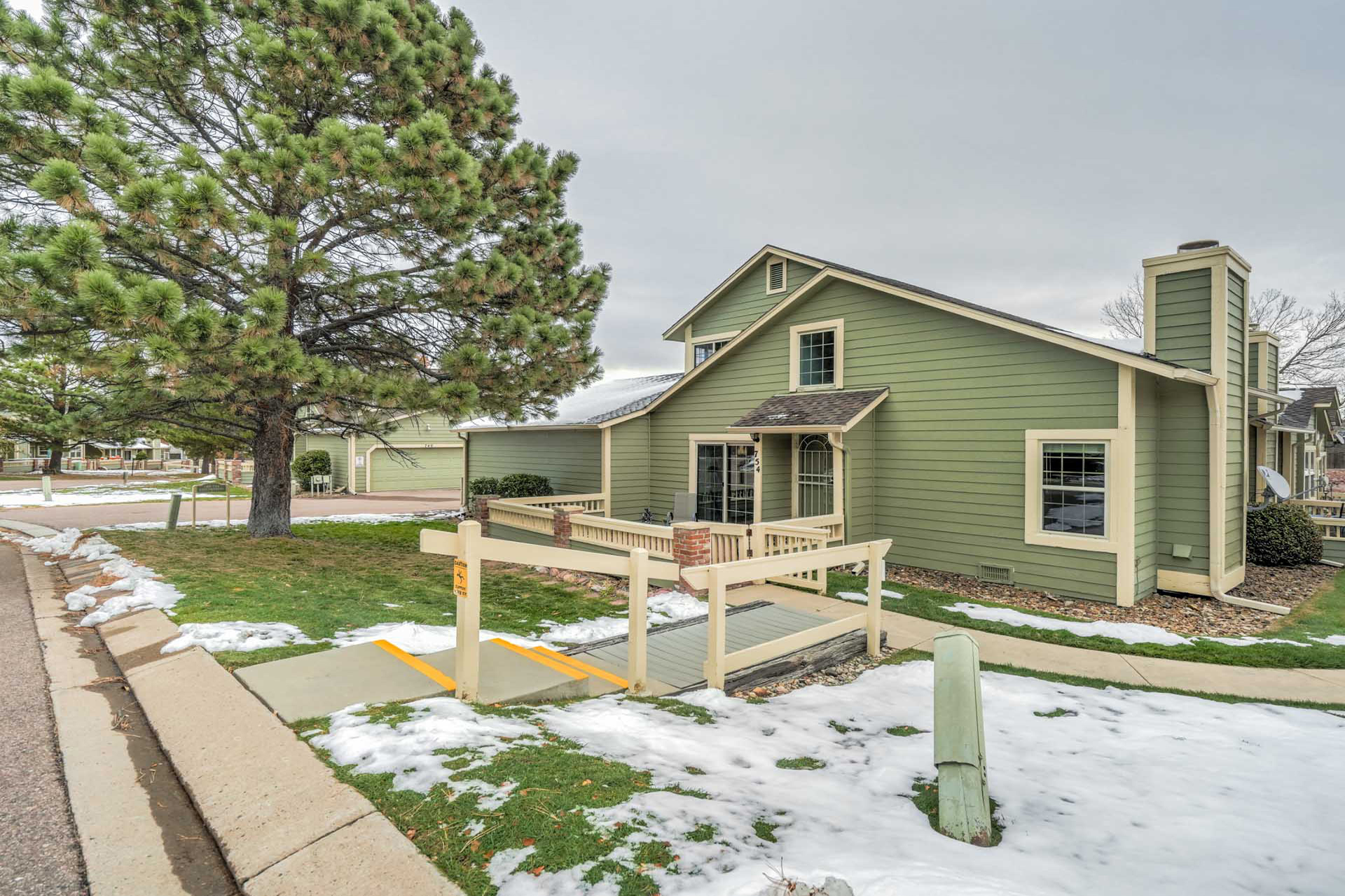 754 Crown Point Dr – FēD