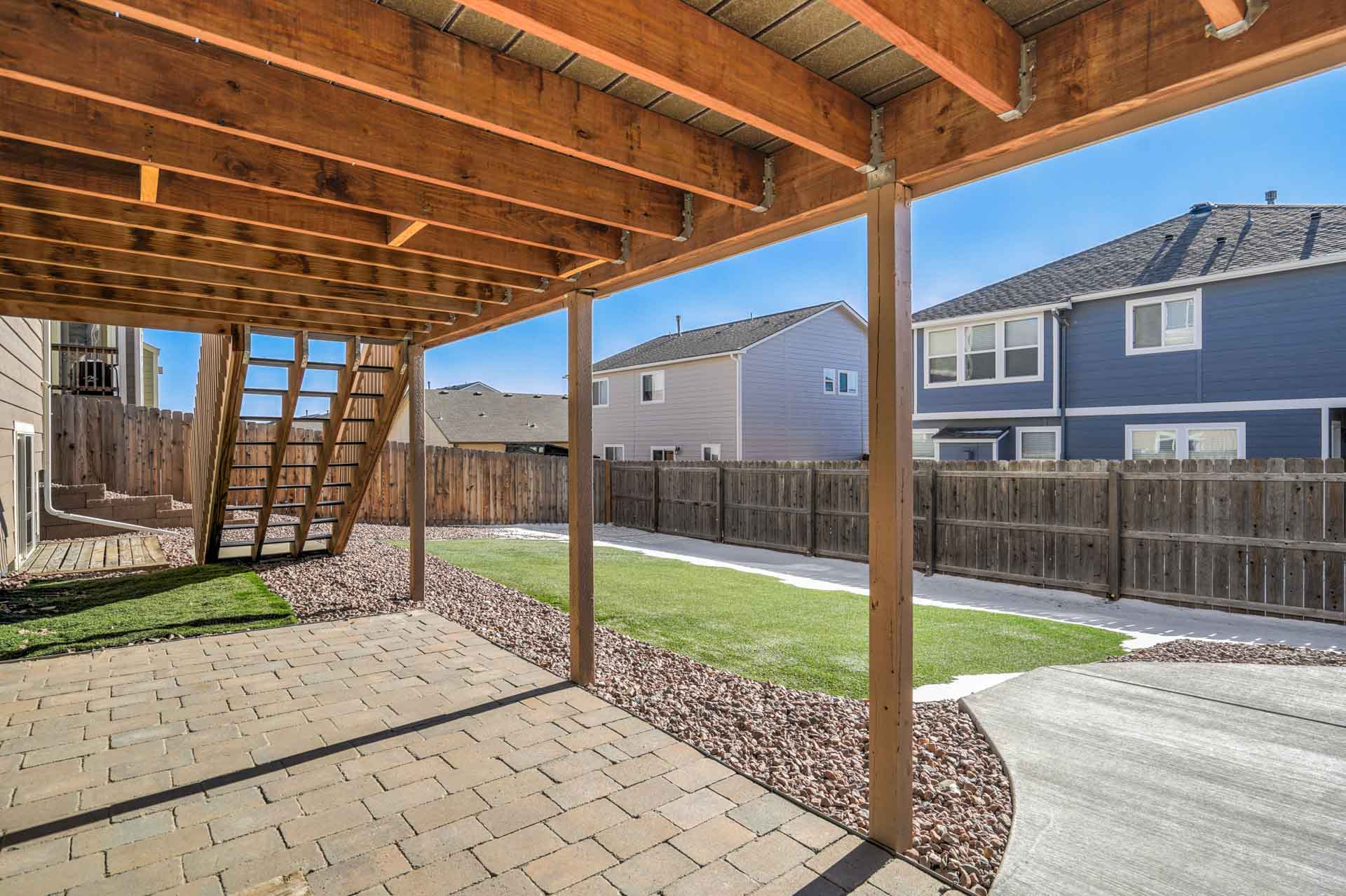 7211 Silver Moon Dr presented by Jason Arends – FēD