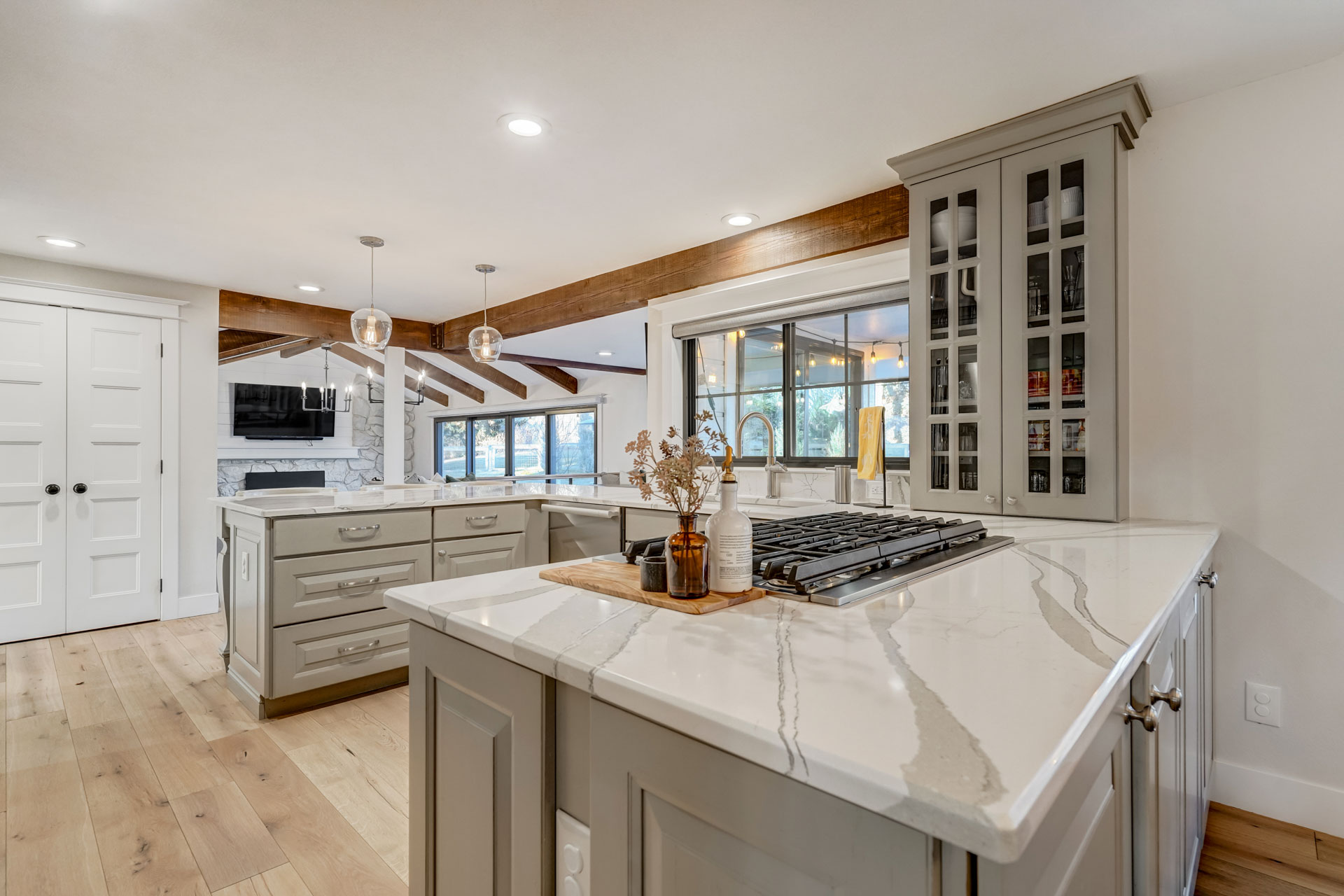 7429 W David Dr – FēD