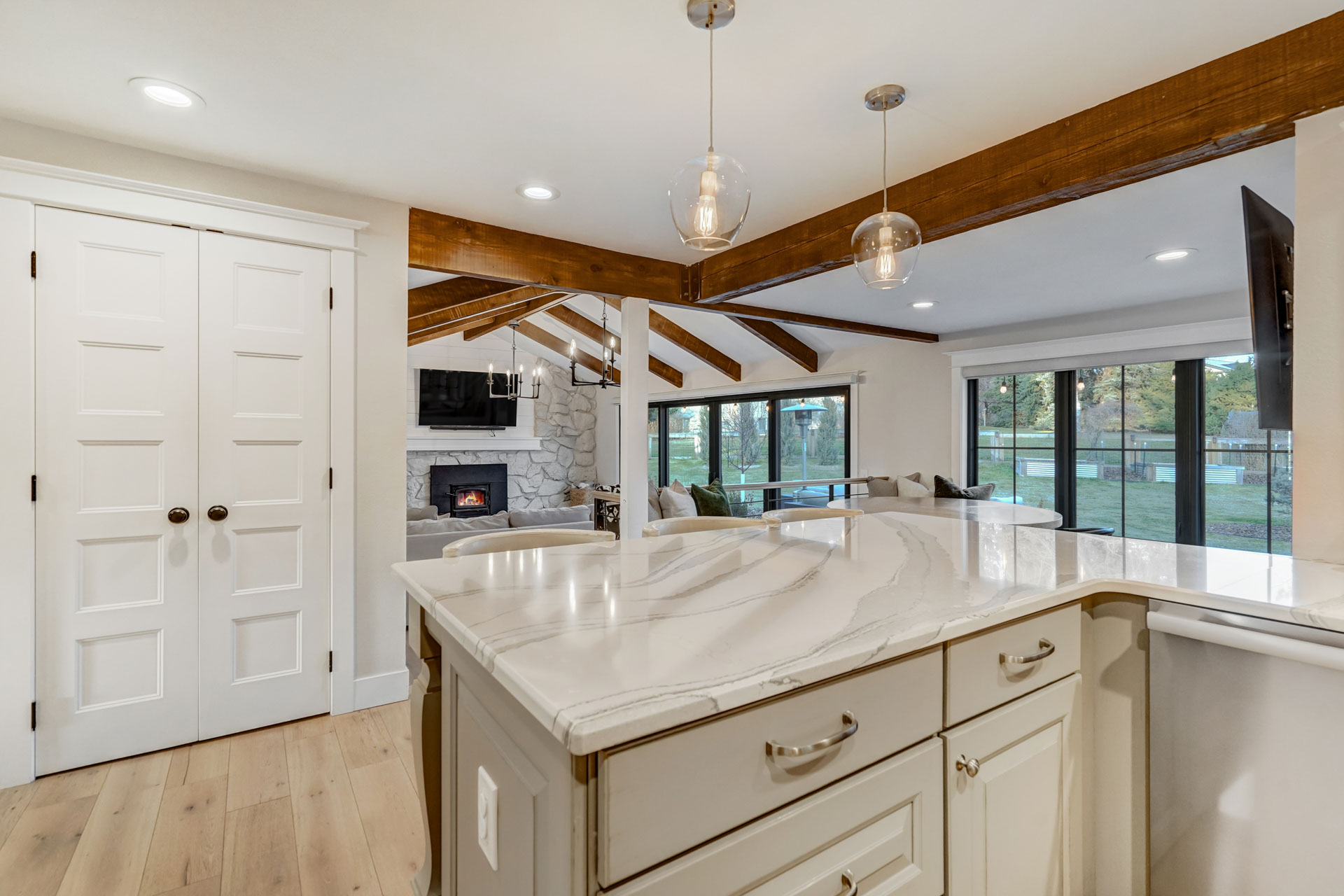 7429 W David Dr – FēD