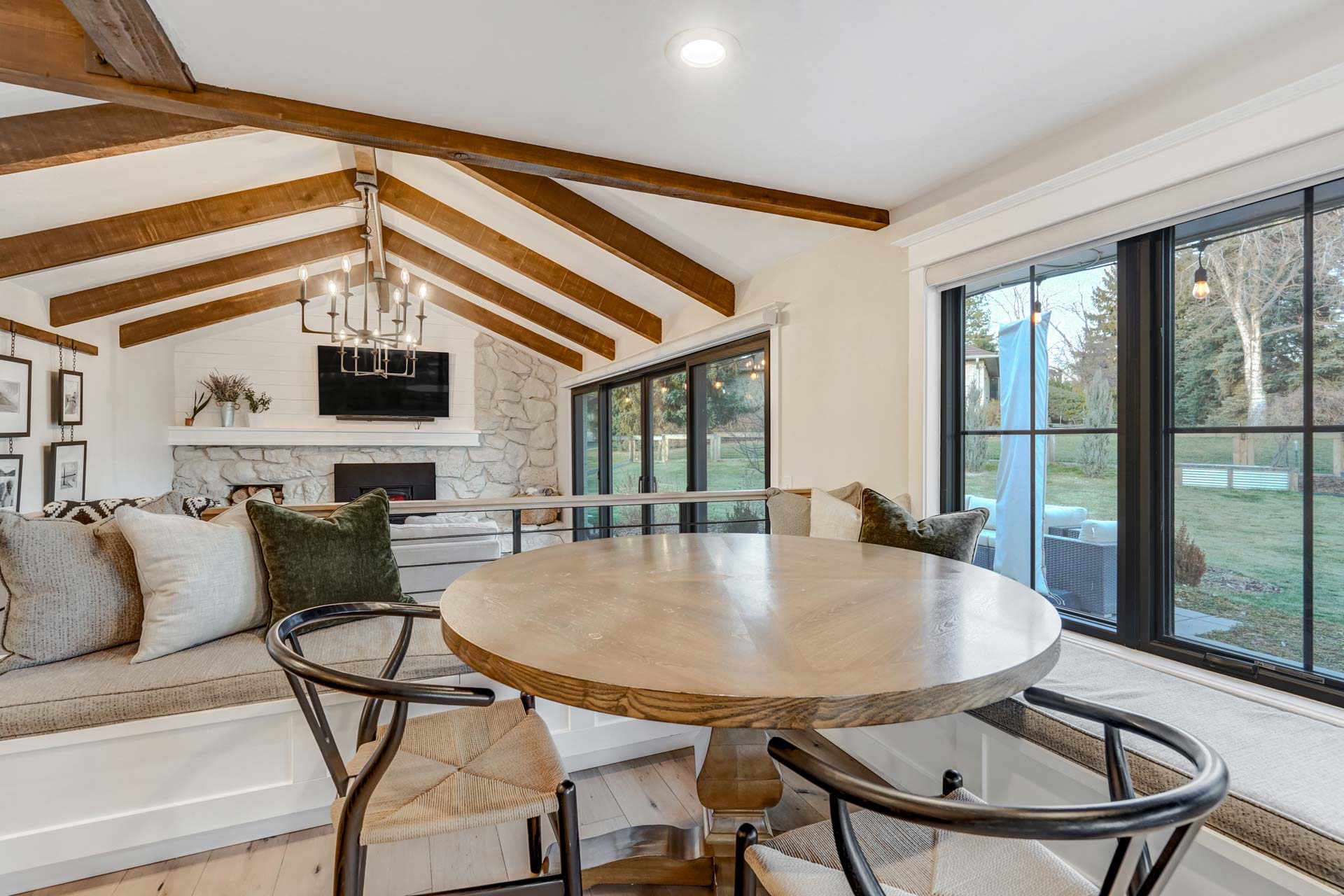 7429 W David Dr – FēD