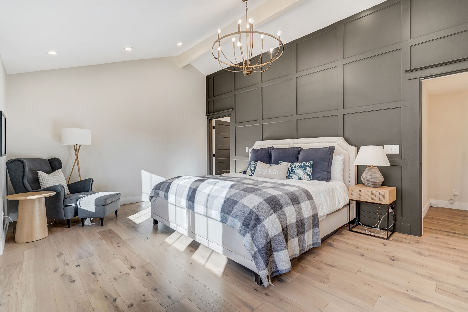 7429 W David Dr – FēD