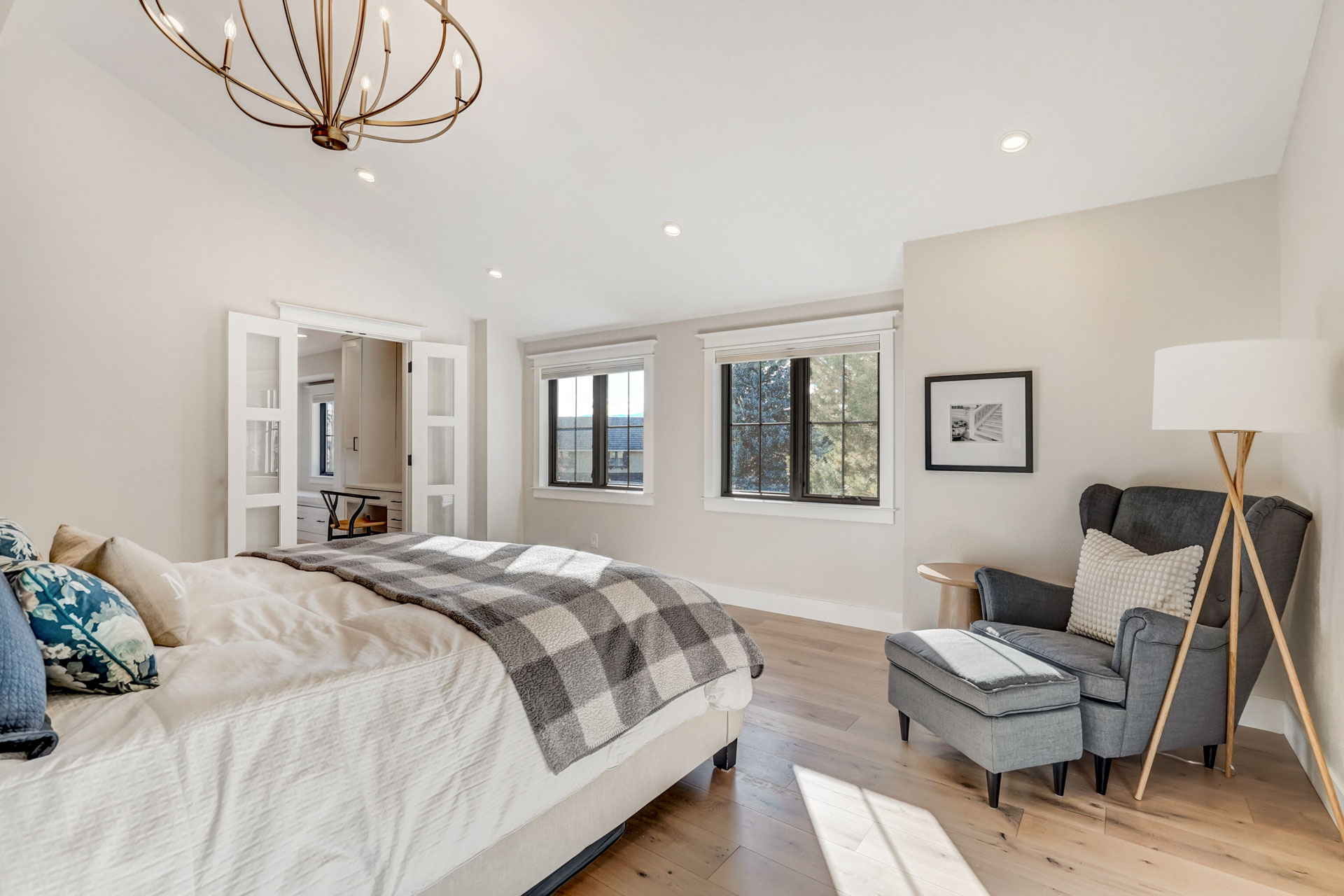 7429 W David Dr – FēD