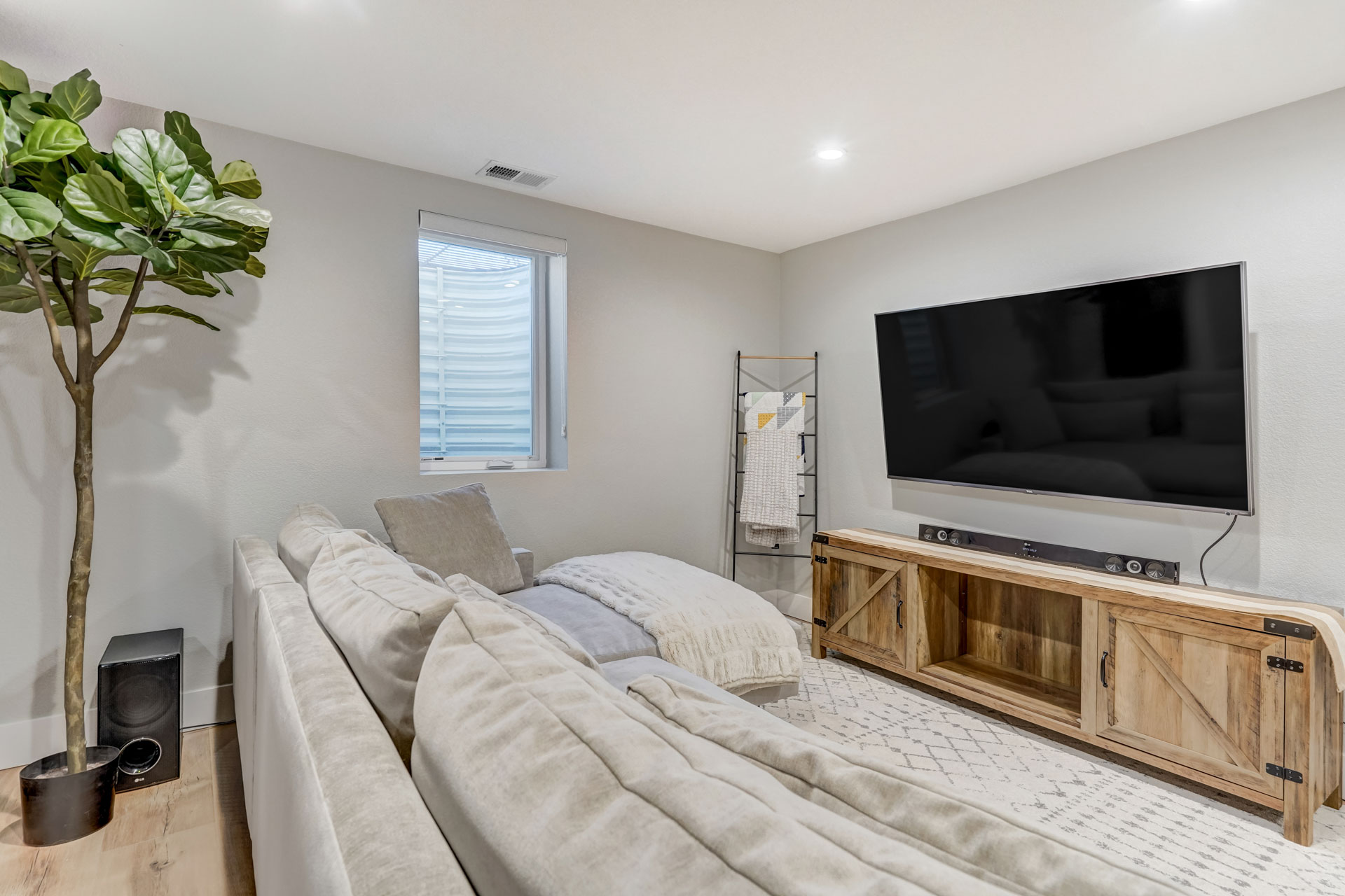 7429 W David Dr presented by Brian Grimm – FēD