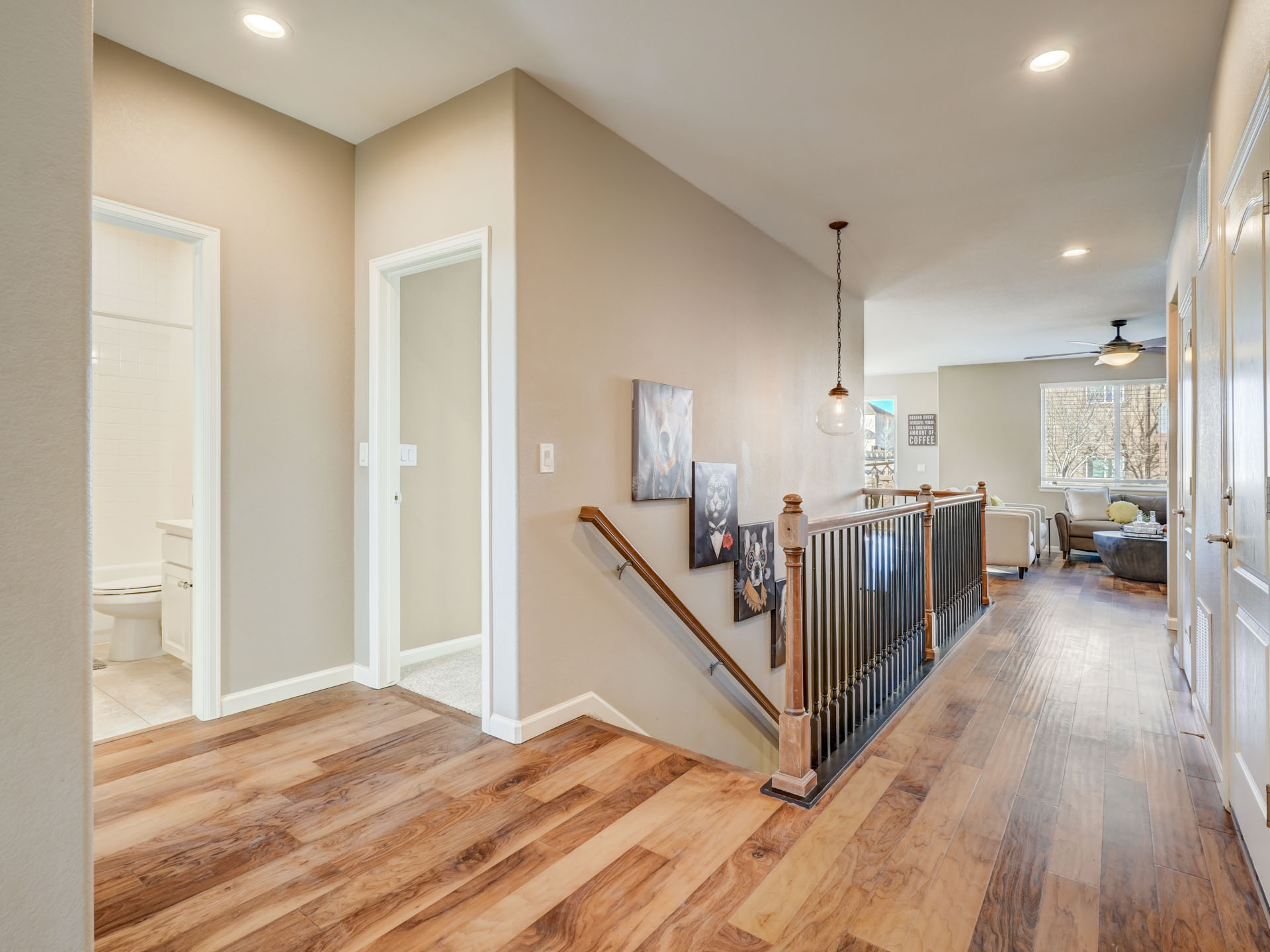 8208 Hollygrape Ln presented by Jason Arends – FēD