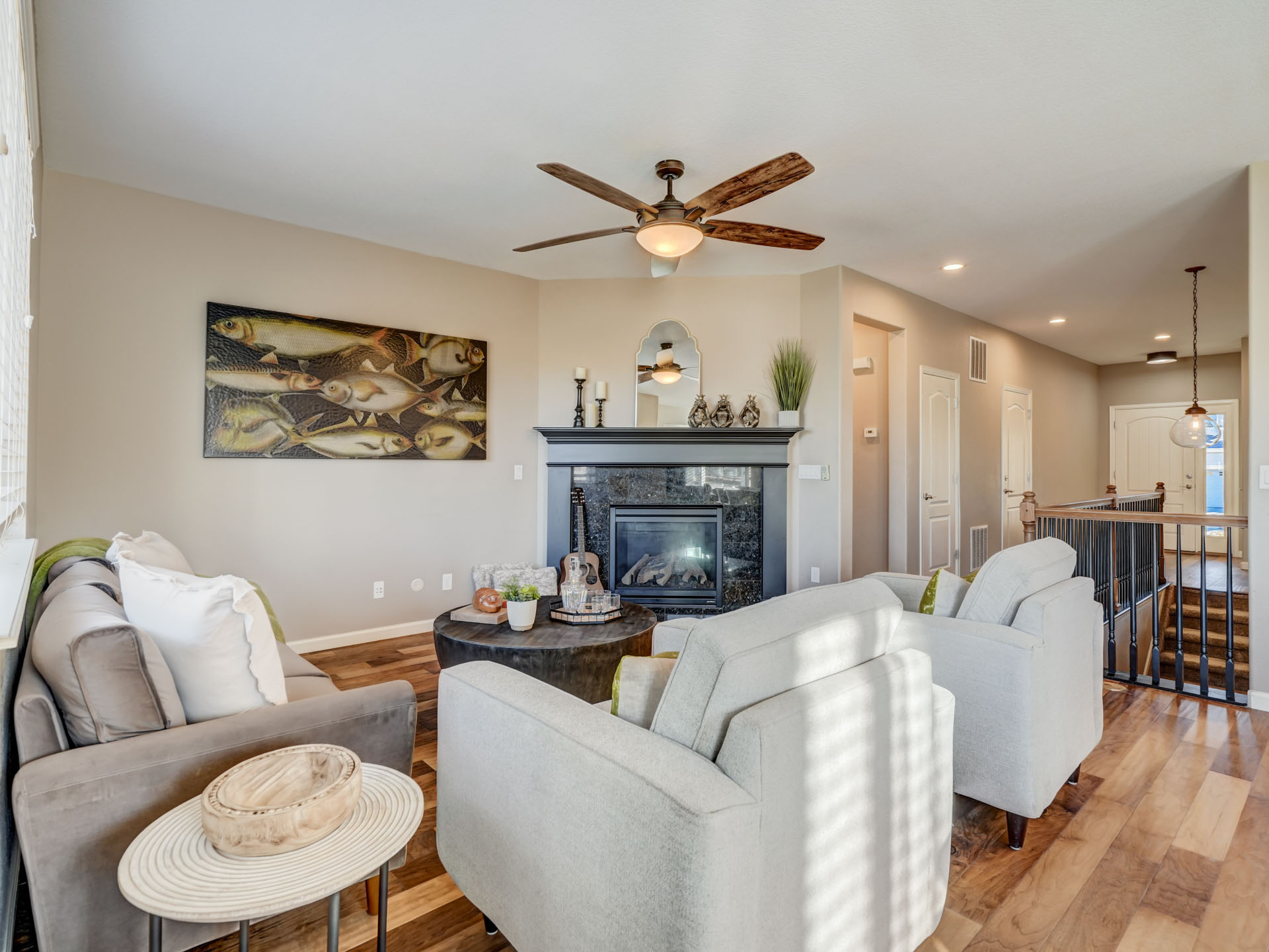 8208 Hollygrape Ln presented by Jason Arends – FēD