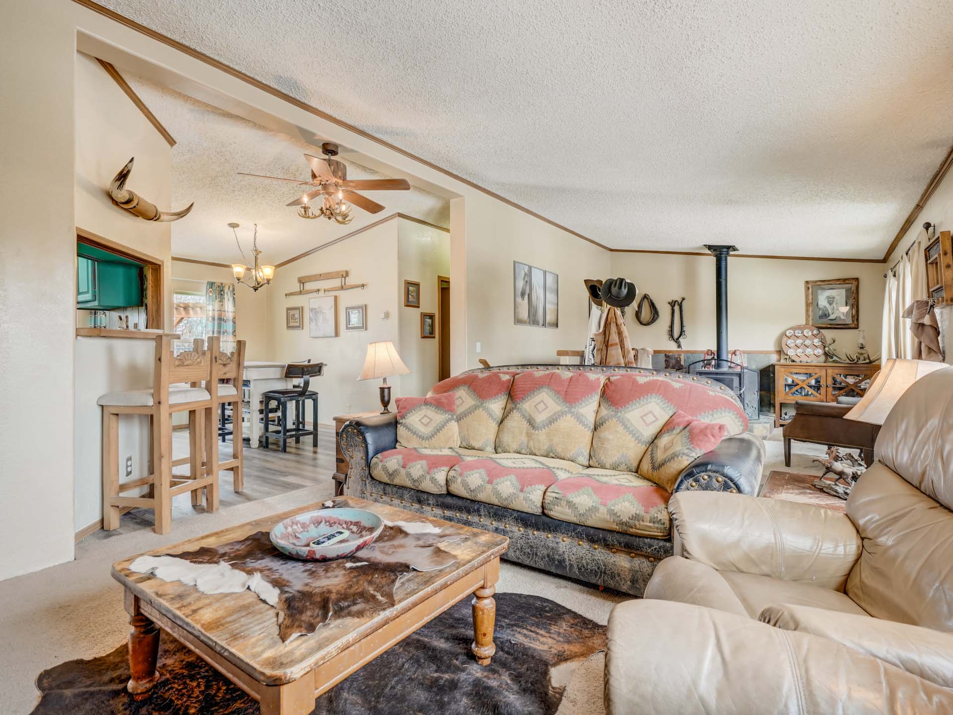 317 Cheyenne St presented by Jody Heffner – FēD