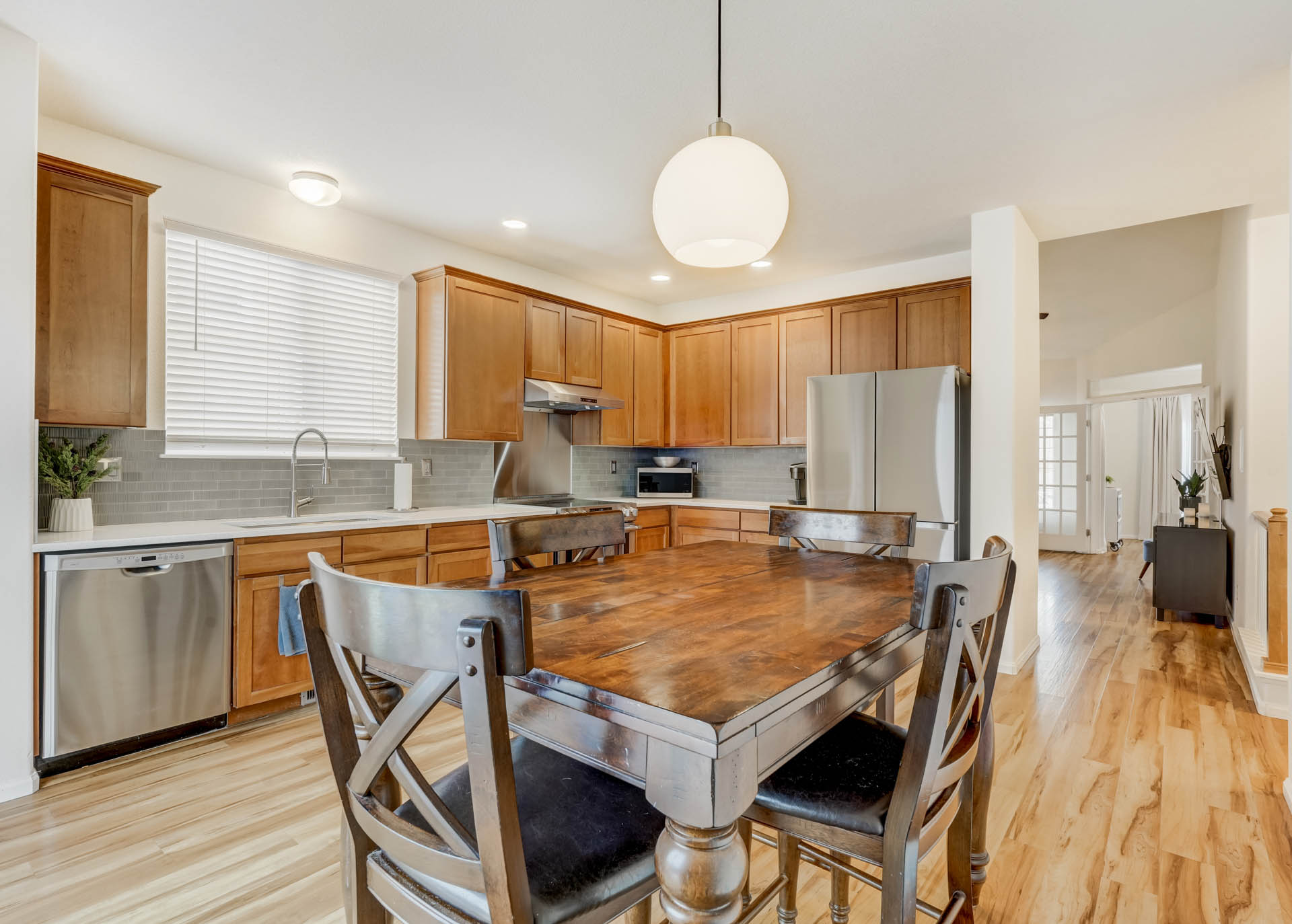 6419 Advocate Dr presented by Jason Arends – FēD