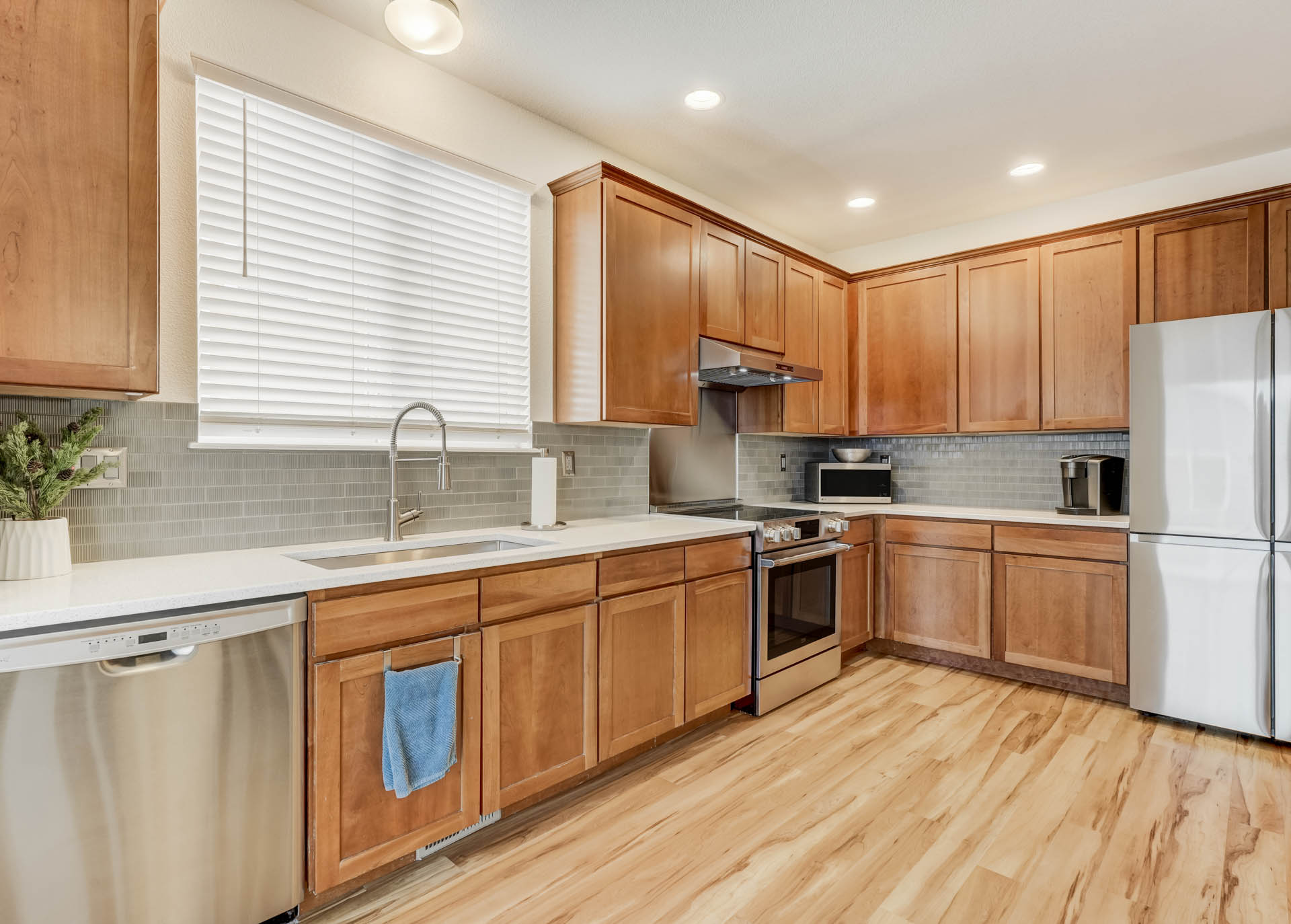 6419 Advocate Dr presented by Jason Arends – FēD