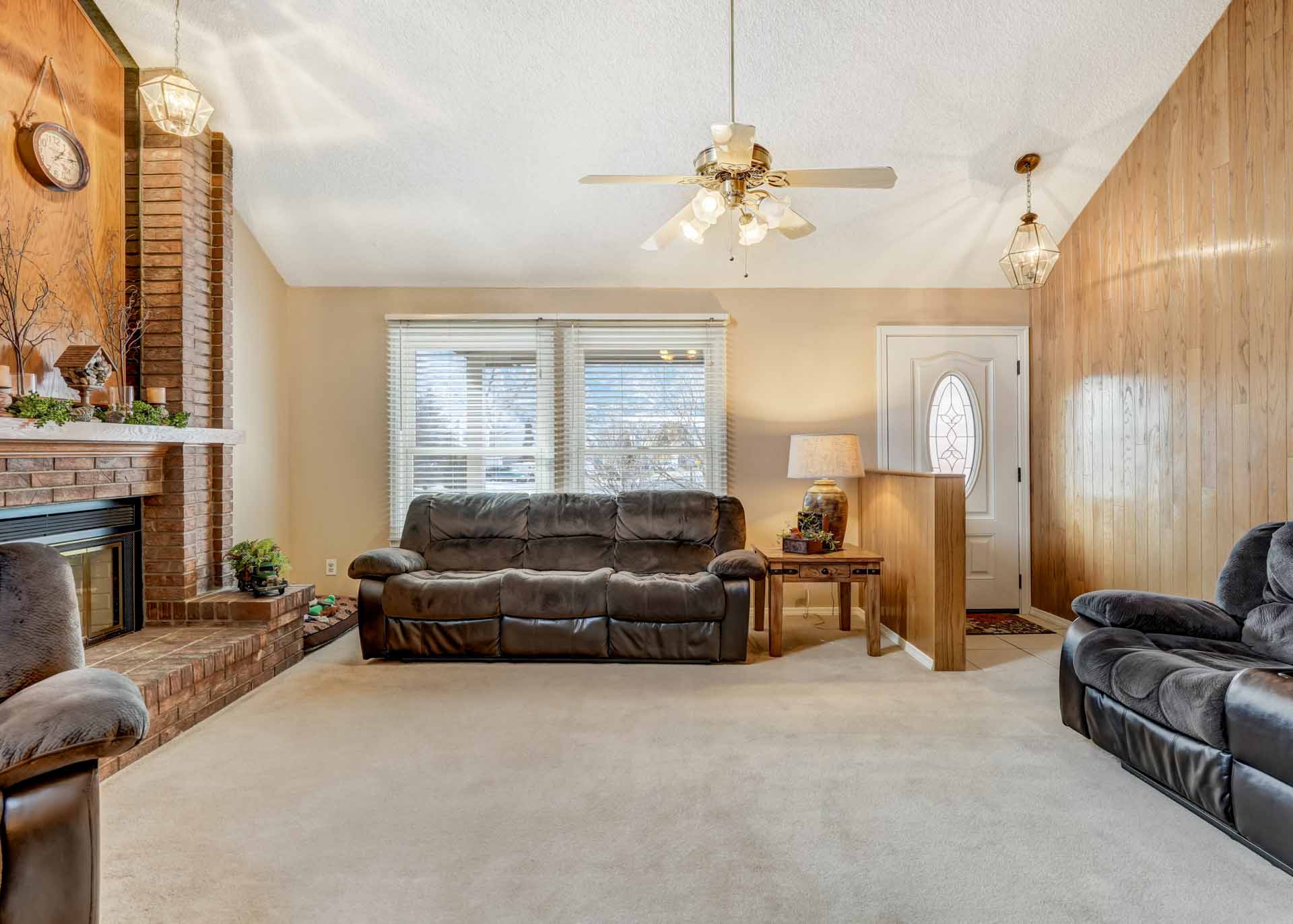 3645 Trailspur Pl presented by Ali Applegate – FēD